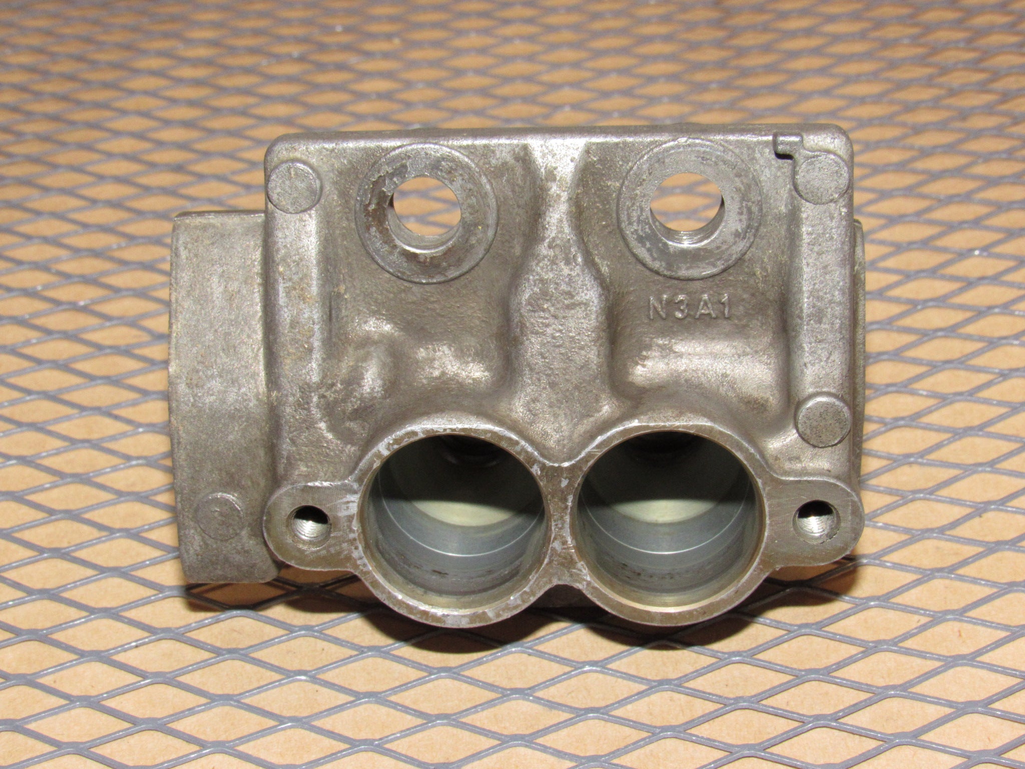 93 94 95 Mazda RX7 OEM Primary Fuel Rail – Autopartone