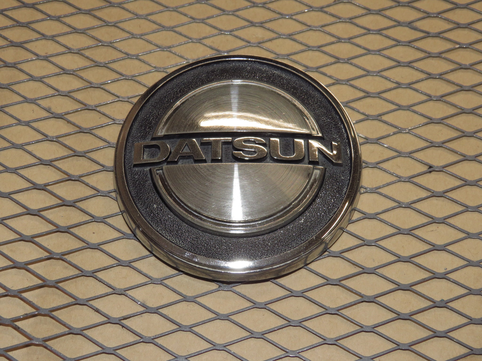 75 76 77 78 Datsun 280z OEM Front Hood Nose Emblem Badge – Autopartone