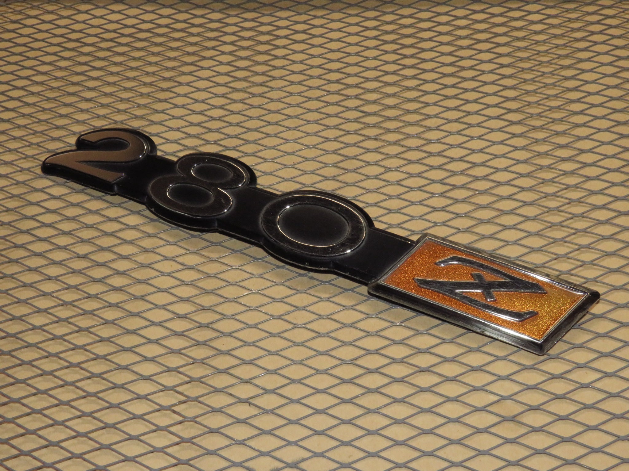 75 76 77 78 Datsun 280z OEM Fender Emblem Badge – Autopartone