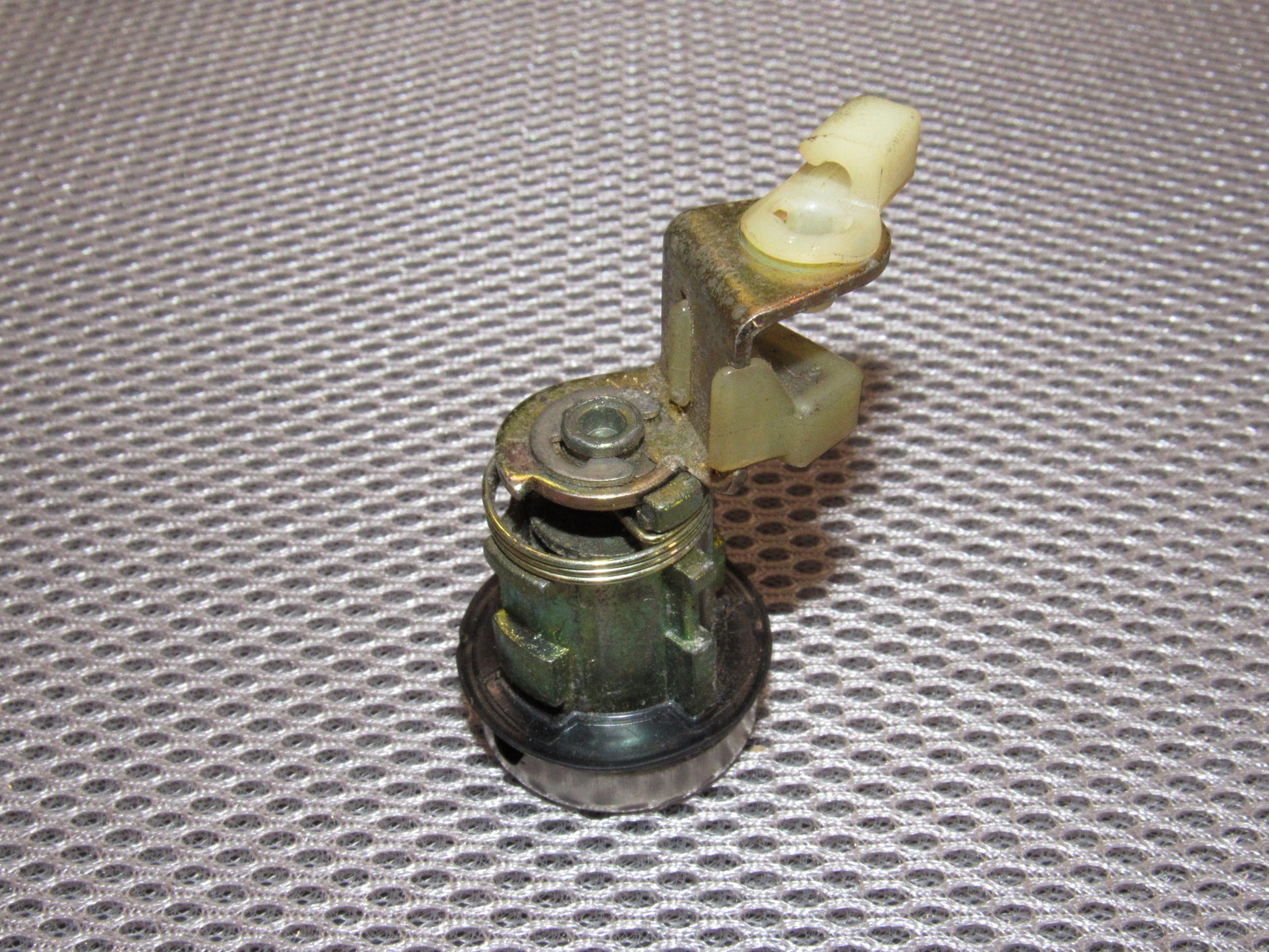84 85 86 Nissan 300zx OEM Hatch Door Trunk Latch Lock Cylinder Tumbler ...
