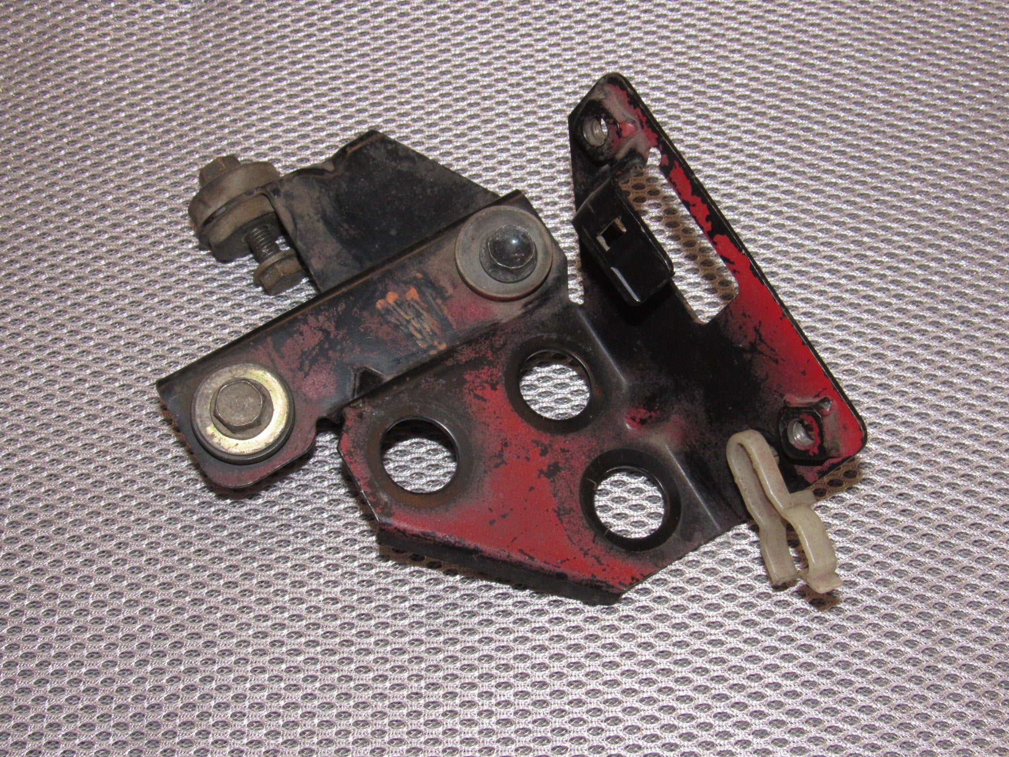84 85 86 87 88 89 Nissan 300zx OEM AIV Air Injection Valve Mounting Br ...