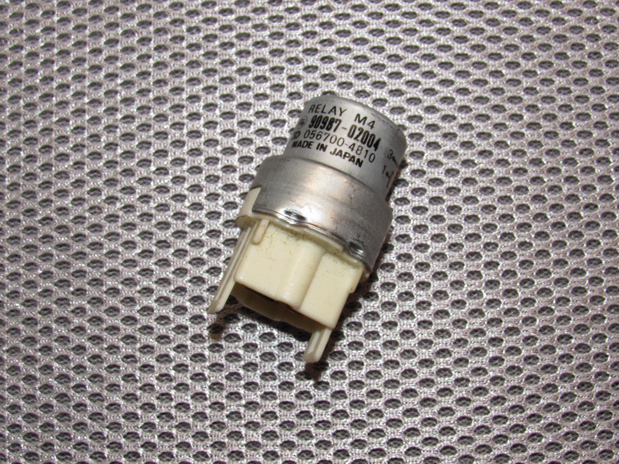 82 83 84 85 Toyota Supra OEM Relay 90987-02004 – Autopartone