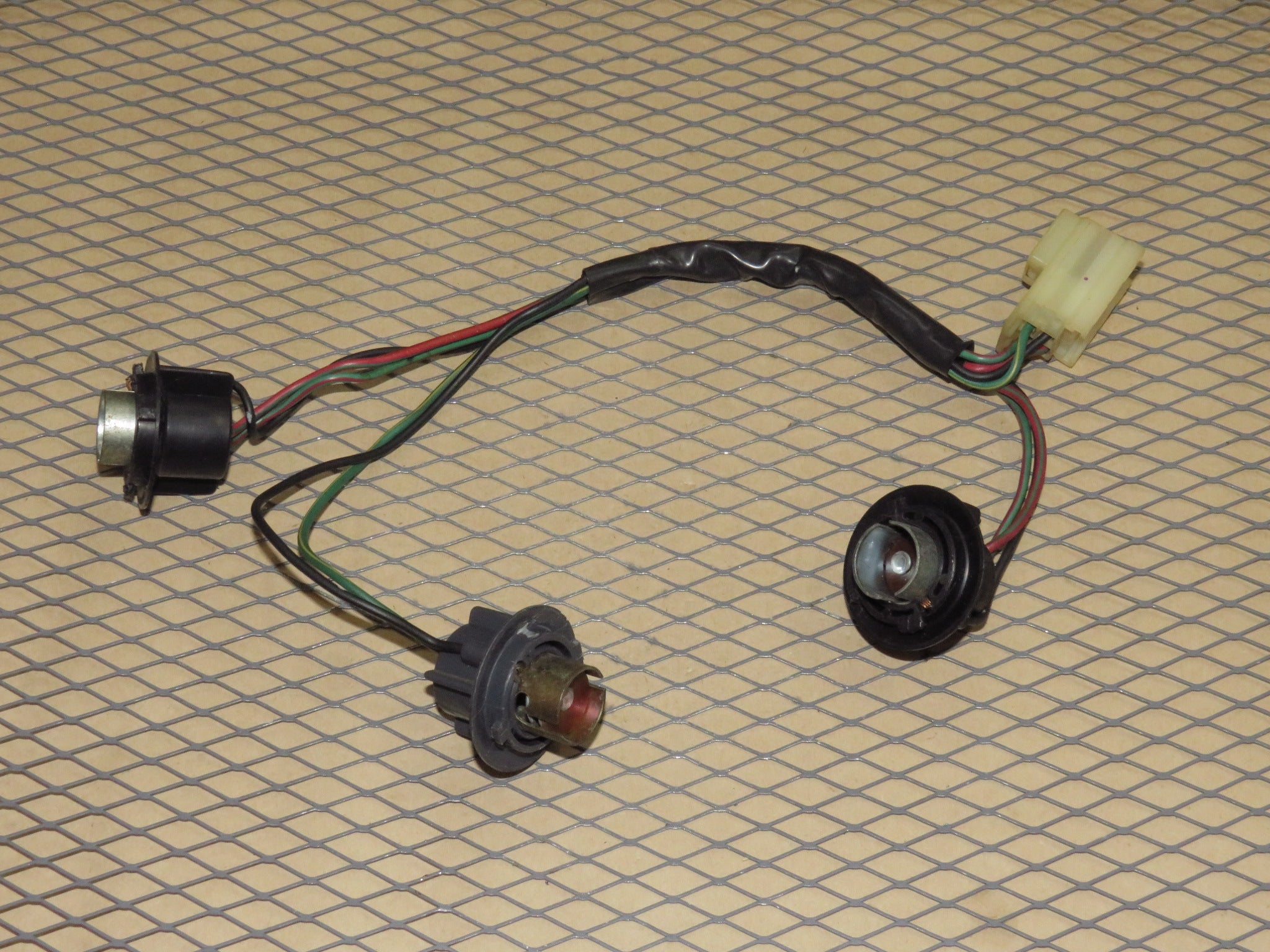 90 91 92 93 94 95 96 Nissan 300zx OEM Tail Light Lamp Bulb Socket ...