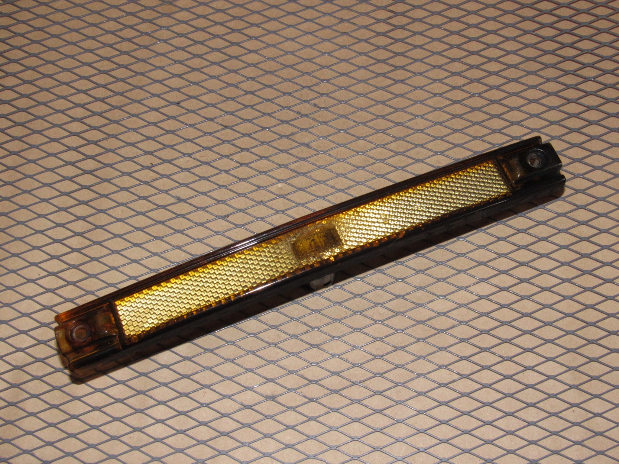 84 85 Pontiac Fiero OEM Front Side Marker Light Lamp - Left – Autopartone