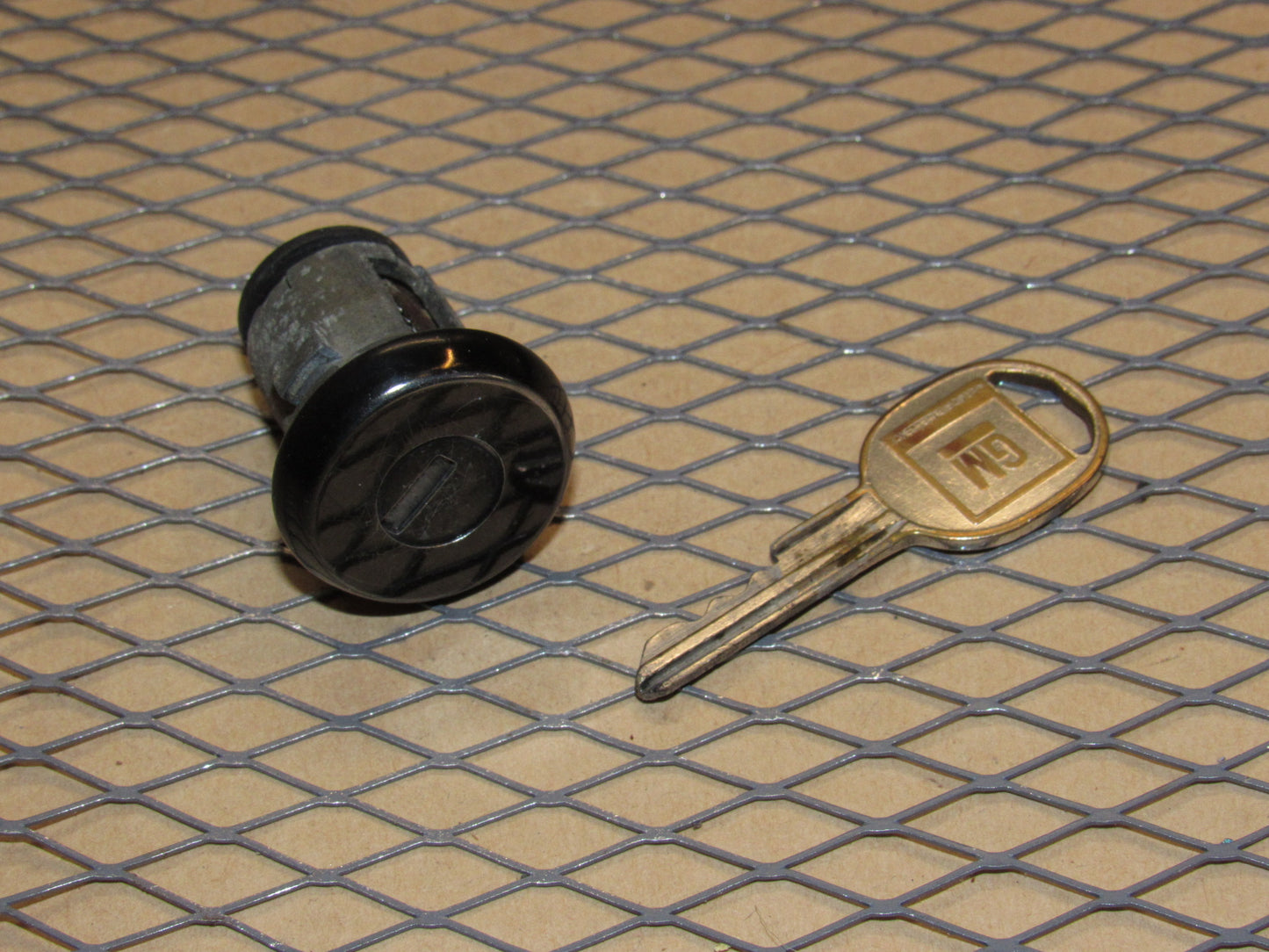 93-02 Pontiac Firebird OEM Door Lock Cylinder Tumbler & Key – Autopartone