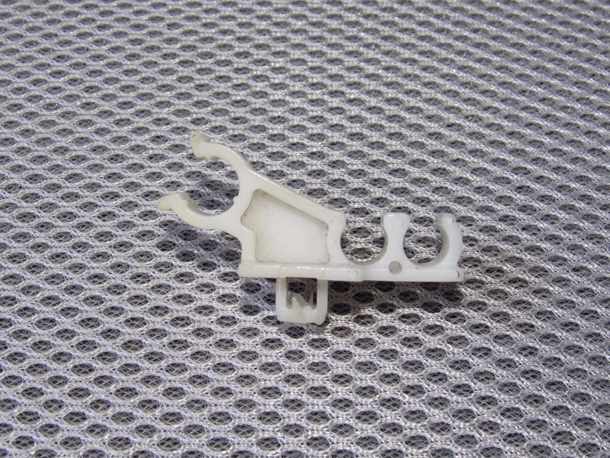 88-91 Honda CRX OEM Washer Hose Retainer Clip – Autopartone