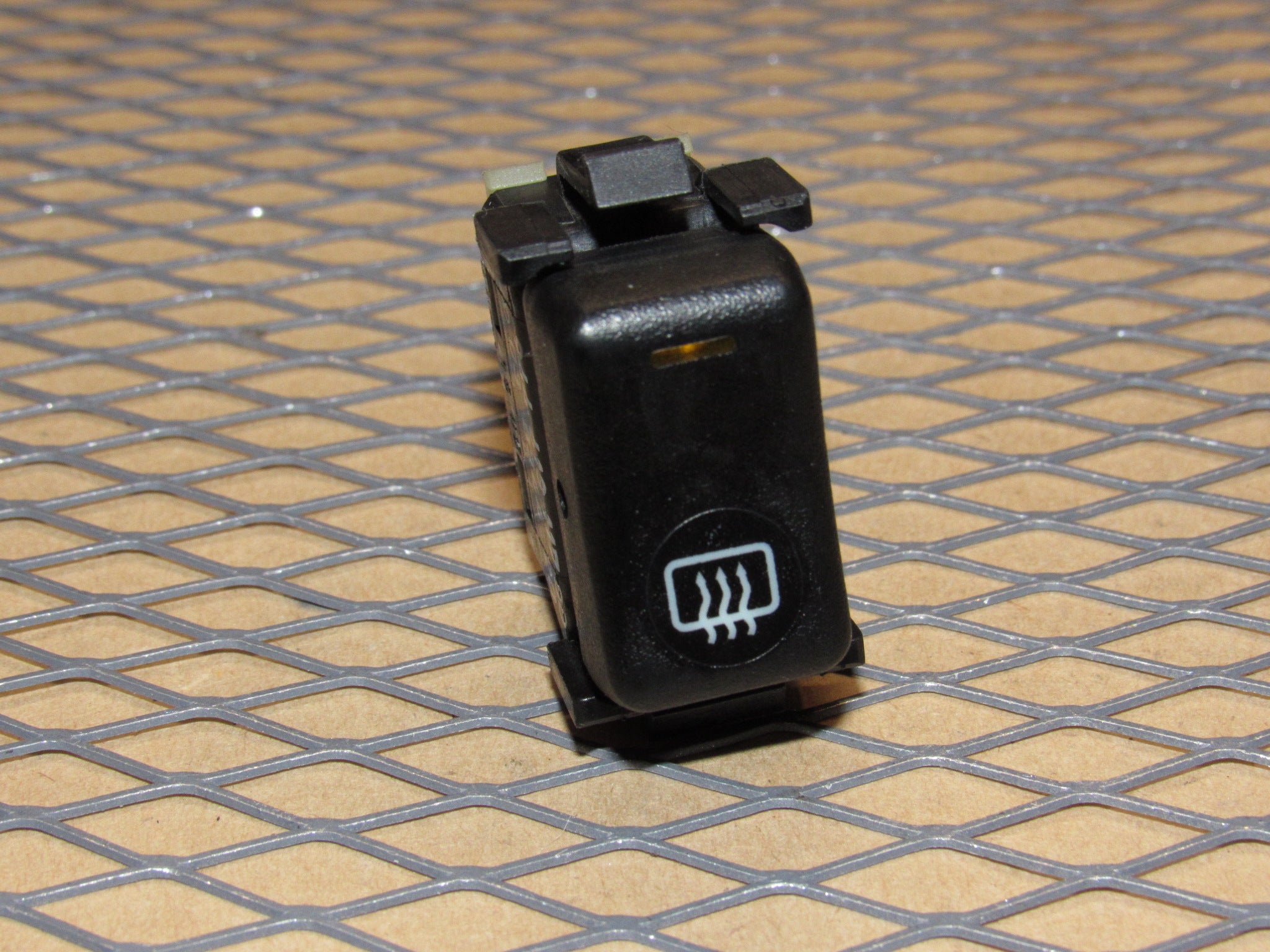 85 86 87 88 89 90 91 Porsche 944 OEM Rear Defroster Switch – Autopartone