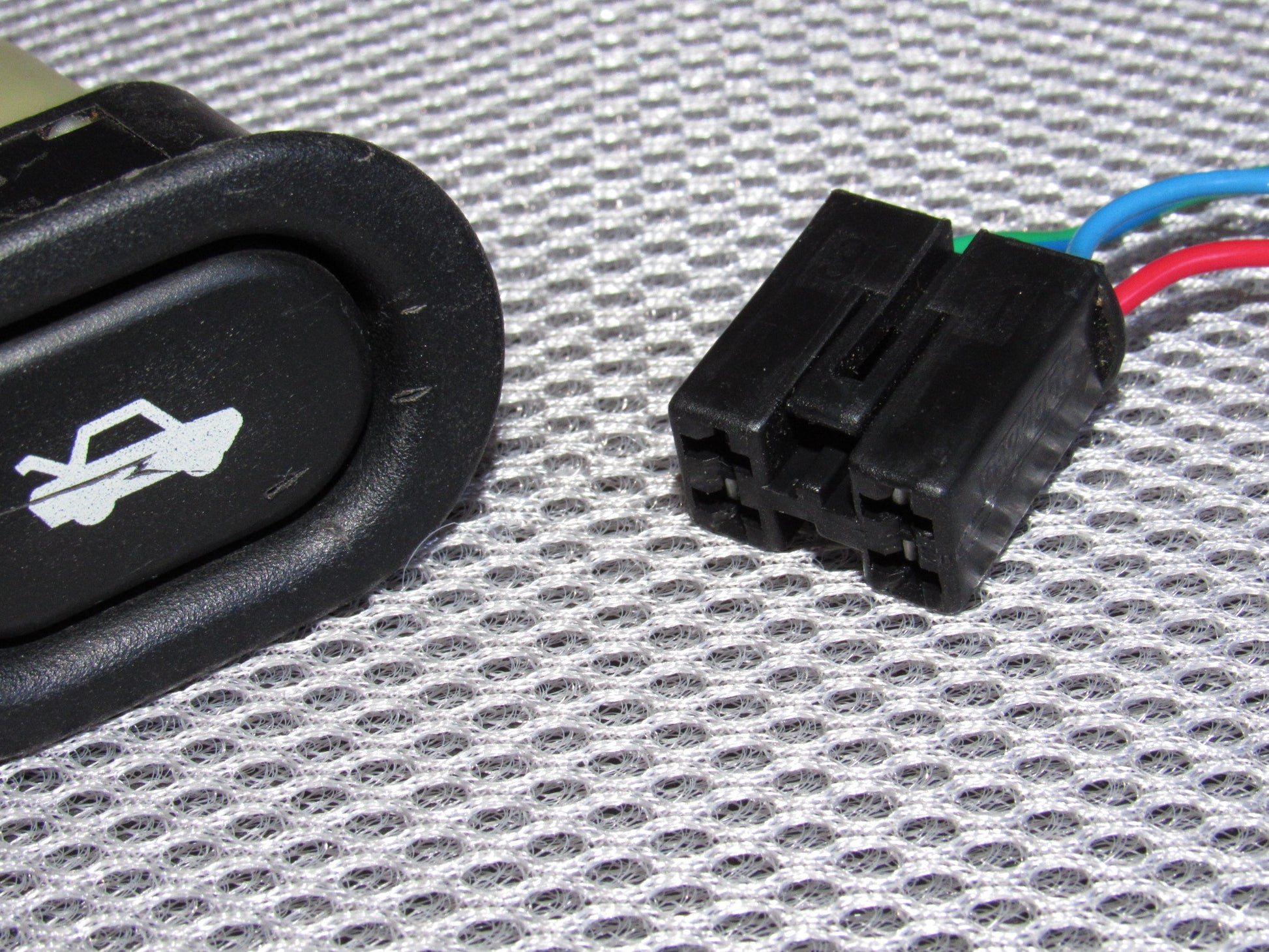 94-98 Saab 900 OEM Hatch Door Trunk Release Switch Pigtail Harness Con ...