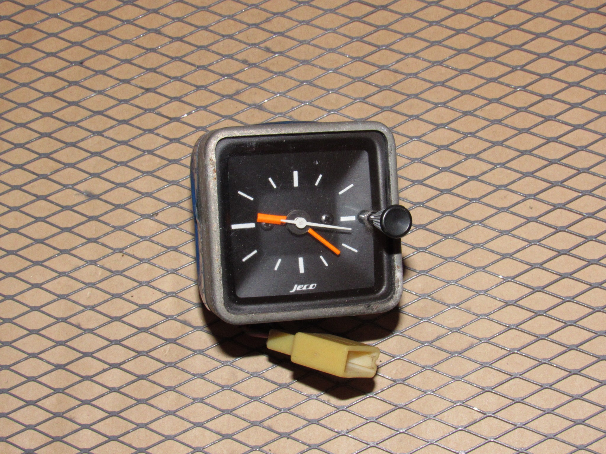 72-78 Mazda RX3 OEM Analog Clock – Autopartone