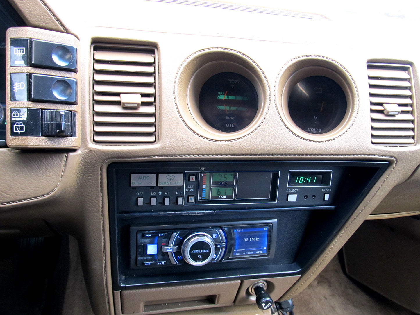 87 88 89 Nissan 300zx Climate Control & Stereo Bracket – Autopartone