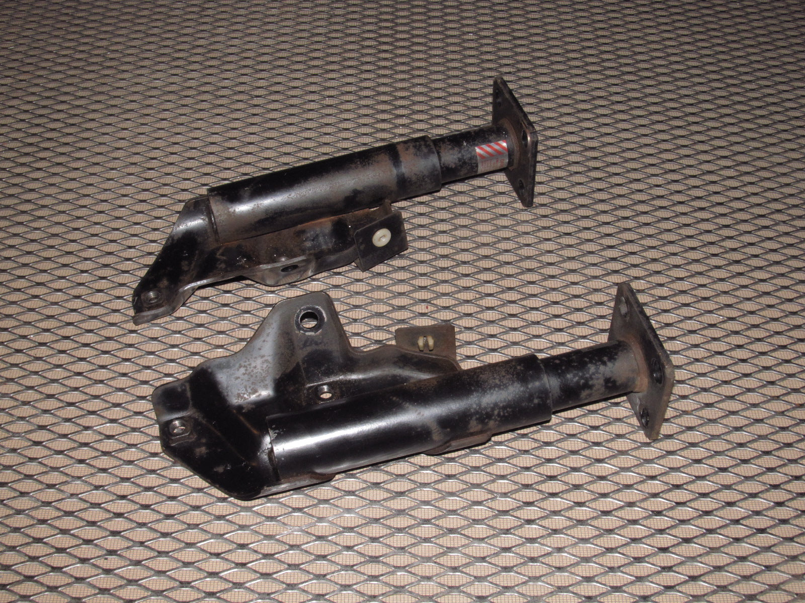 87 88 89 Nissan 300zx OEM Front Bumper Reinforcement Bar Mounting Brac ...