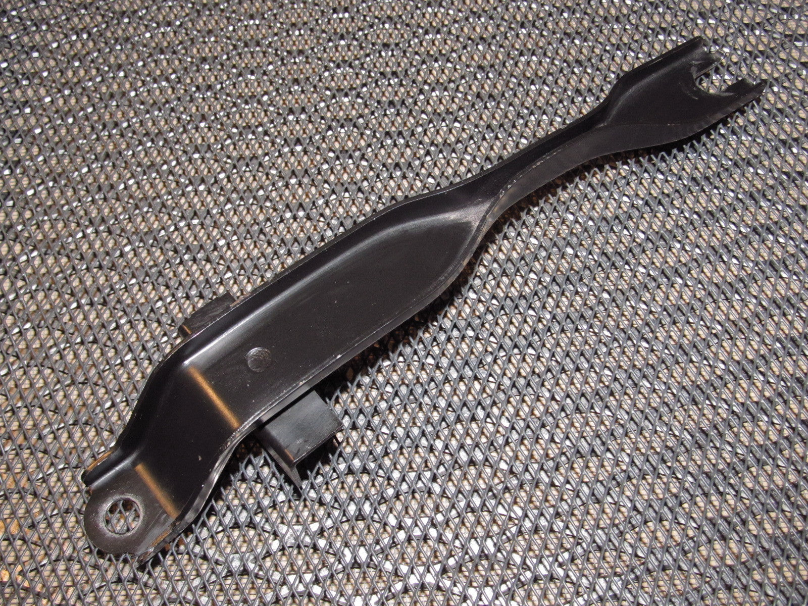 91 92 93 94 95 Toyota MR2 OEM Battery Tie Down Bracket – Autopartone