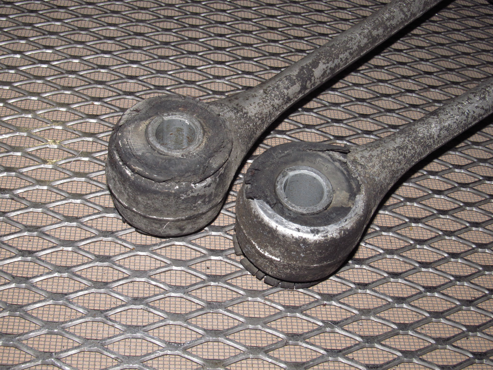 84-96 Chevrolet Corvette OEM Rear Control Arm Upper Link - Right ...