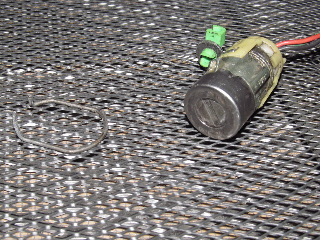 97 98 99 Mitsubishi Eclipse OEM Door Lock Tumbler - Right – Autopartone.com