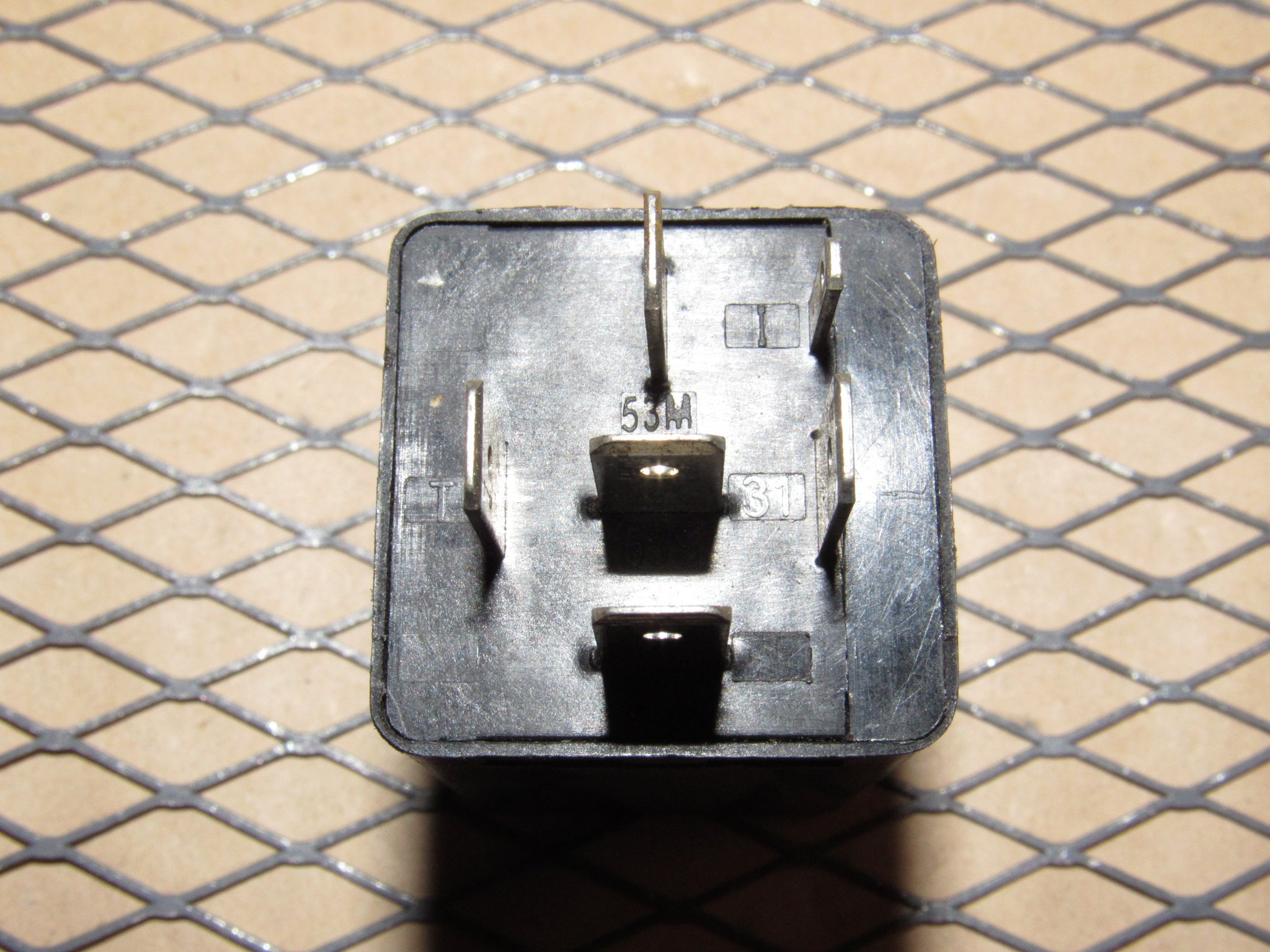 Audi & Volkswagen Relay (99) 1HM 955 531 A – Autopartone.com