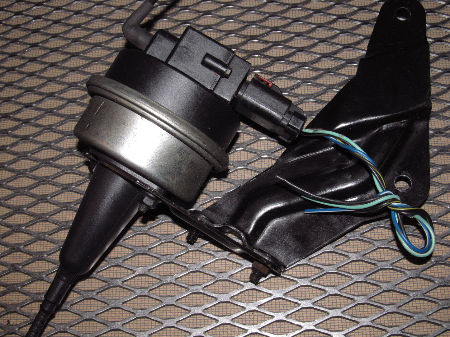 97 98 99 Mitsubishi Eclipse OEM Cruise Control Actuator - 2.0 M/T ...