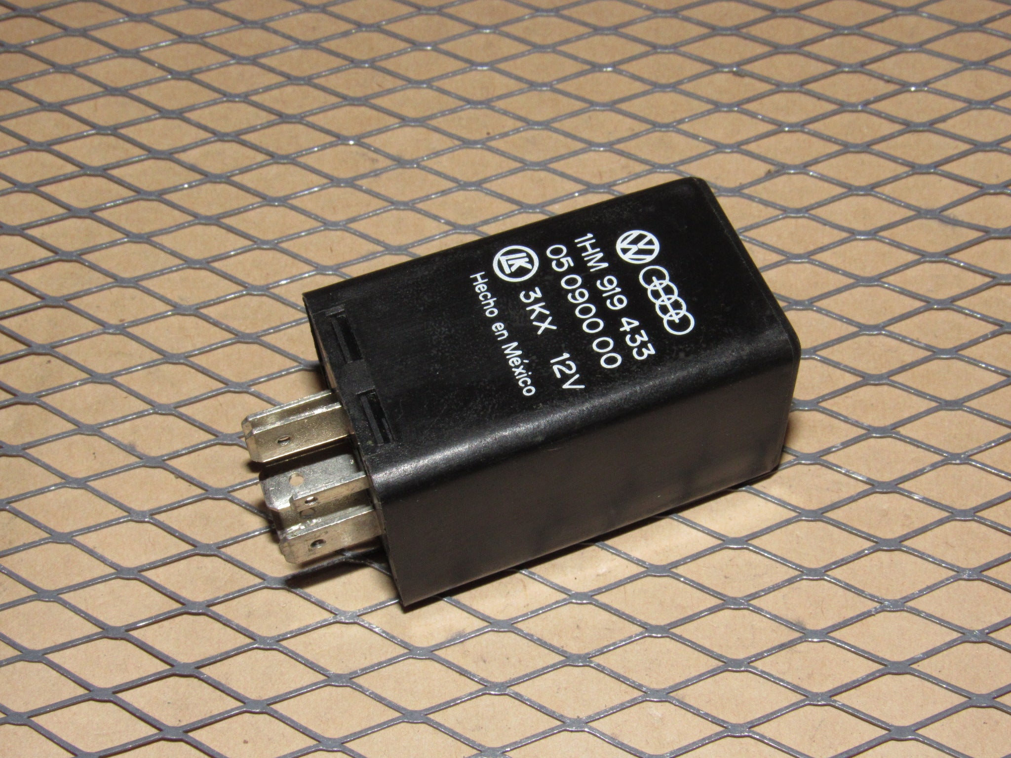 Audi & Volkswagen Relay (4) 1HM 919 433 – Autopartone.com