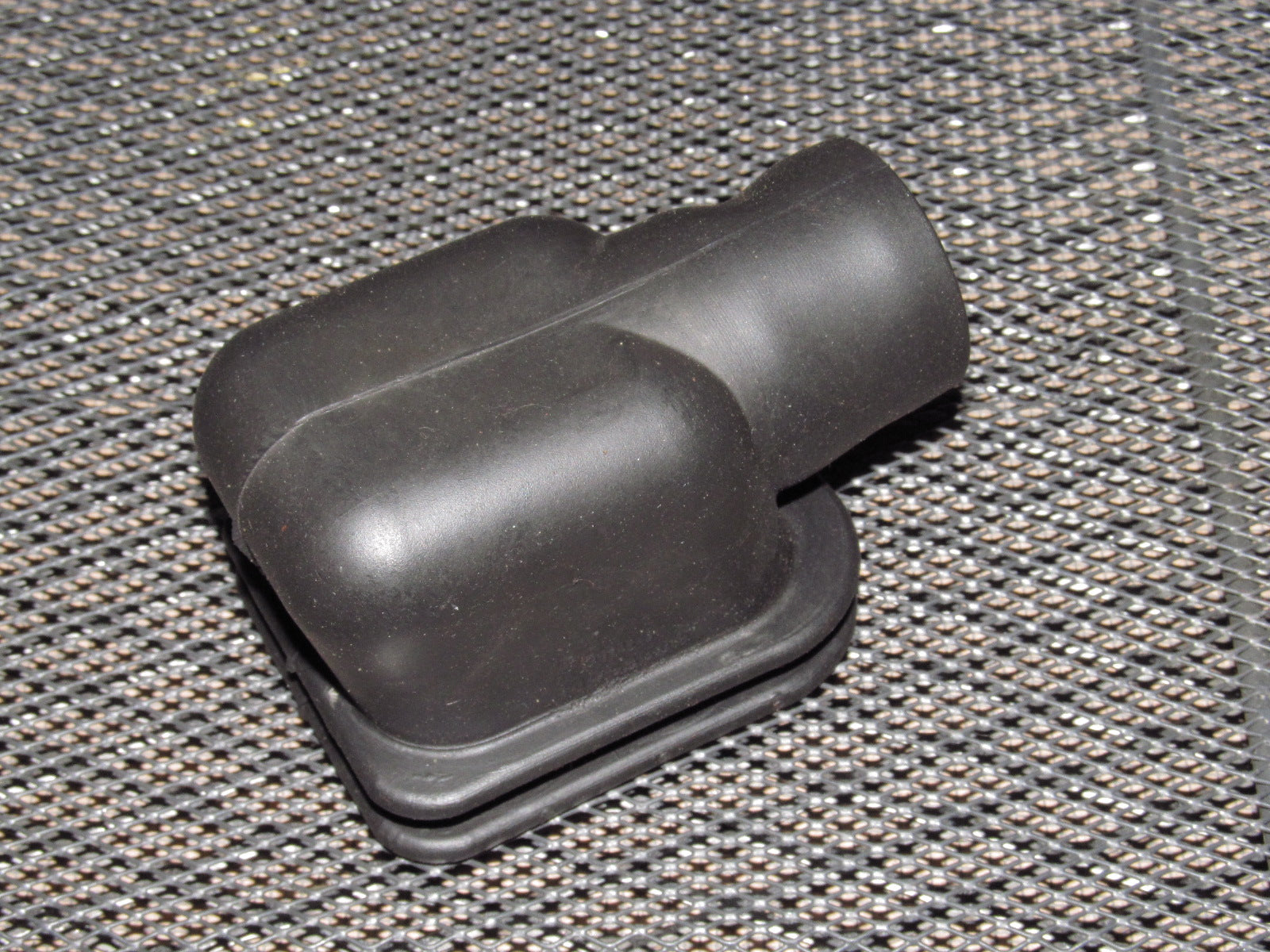 84-88 Chevrolet Corvette OEM Clutch Slave Cylinder Boot Cover – Autopartone