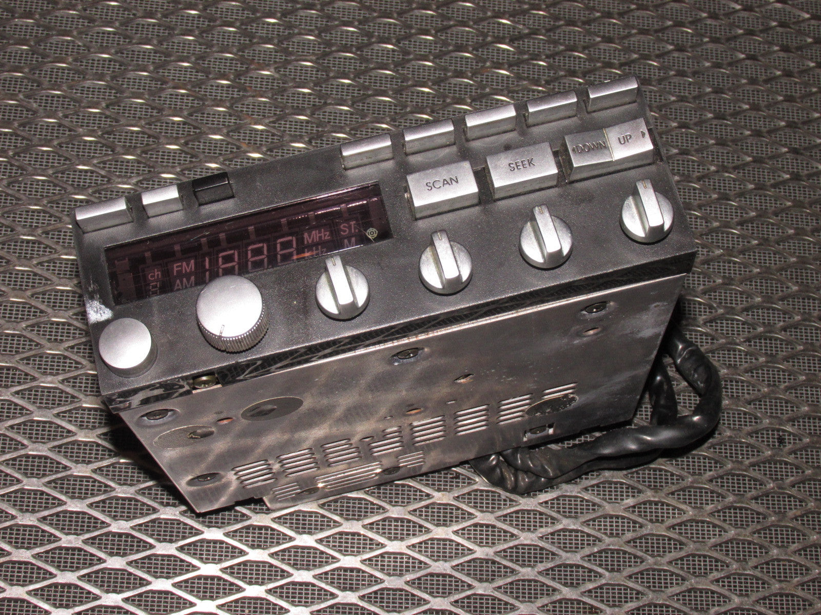 81 82 83 Datsun 280zx OEM Stereo Radio Receiver – Autopartone