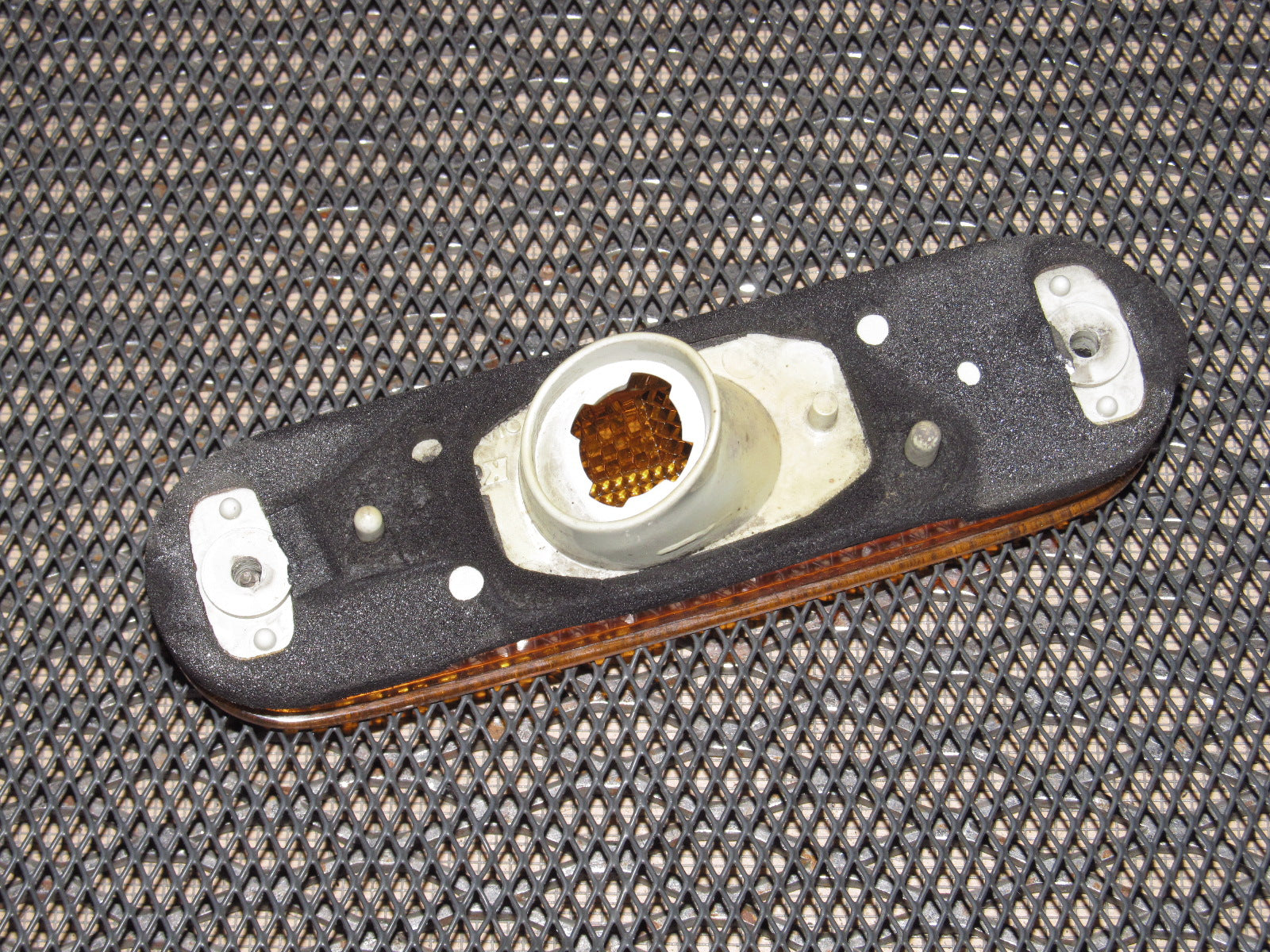 94 95 96 97 Mazda Miata OEM Front Side Marker Light - Right – Autopartone