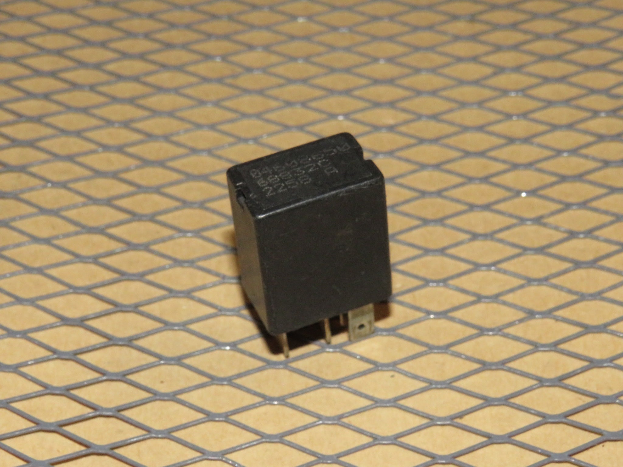 Chrysler Relay 04608650 – Autopartone