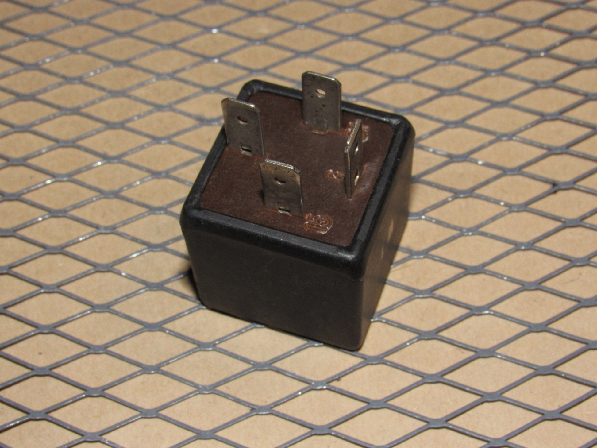 Audi & Volkswagen Relay (43) 191 919 376 – Autopartone