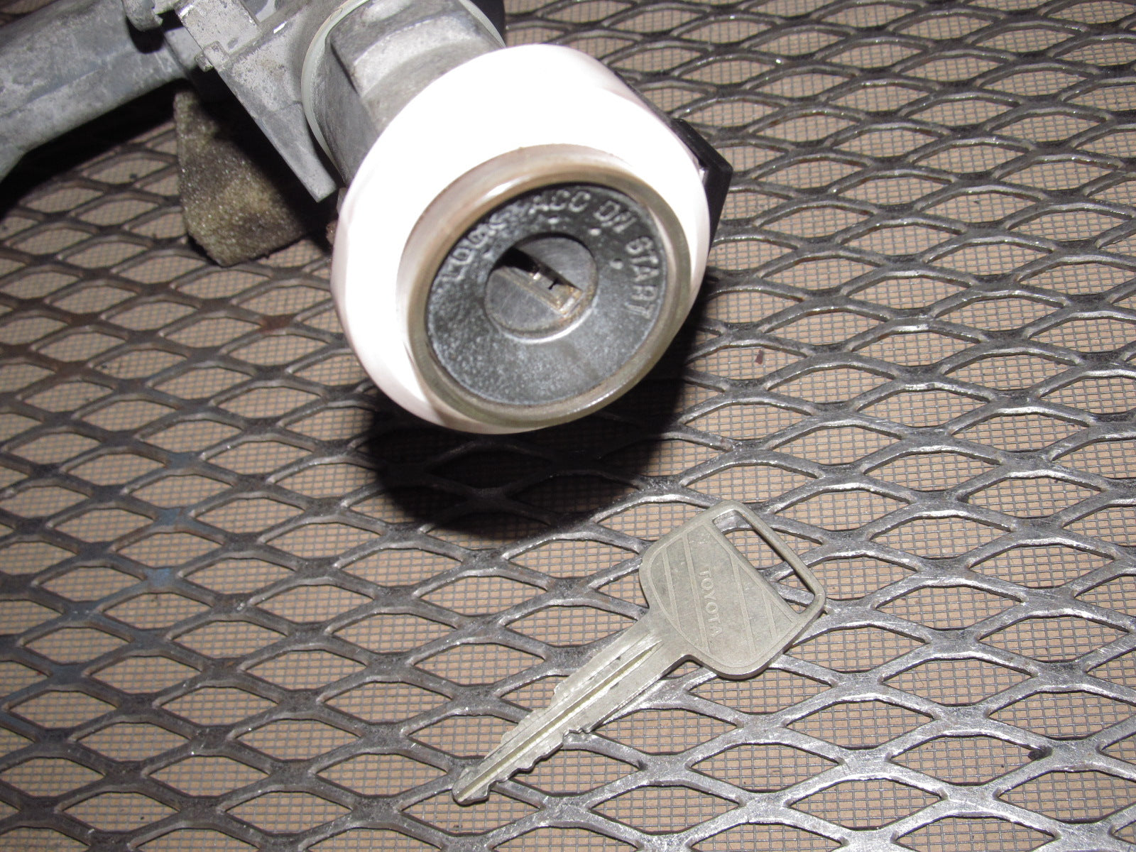 91 92 93 94 95 Toyota MR2 OEM Ignition Lock Cylinder & Switch – Autopartone