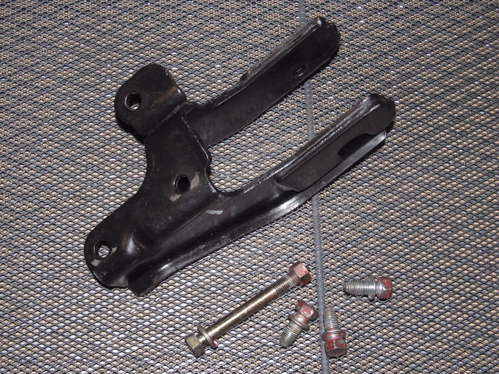 97 98 99 Mitsubishi Eclipse OEM Engine Motor Mount Bracket - Rear - NA ...