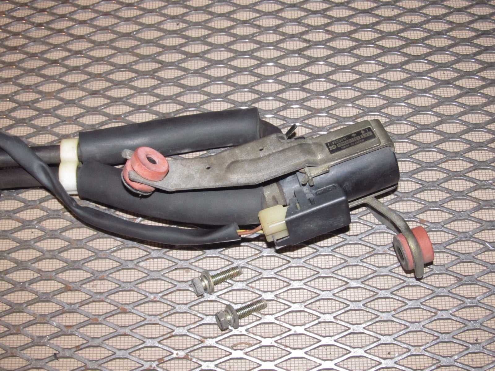 85 86 Toyota MR2 OEM Idle VSV Switch Vacuum Solenoid Valve – Autopartone