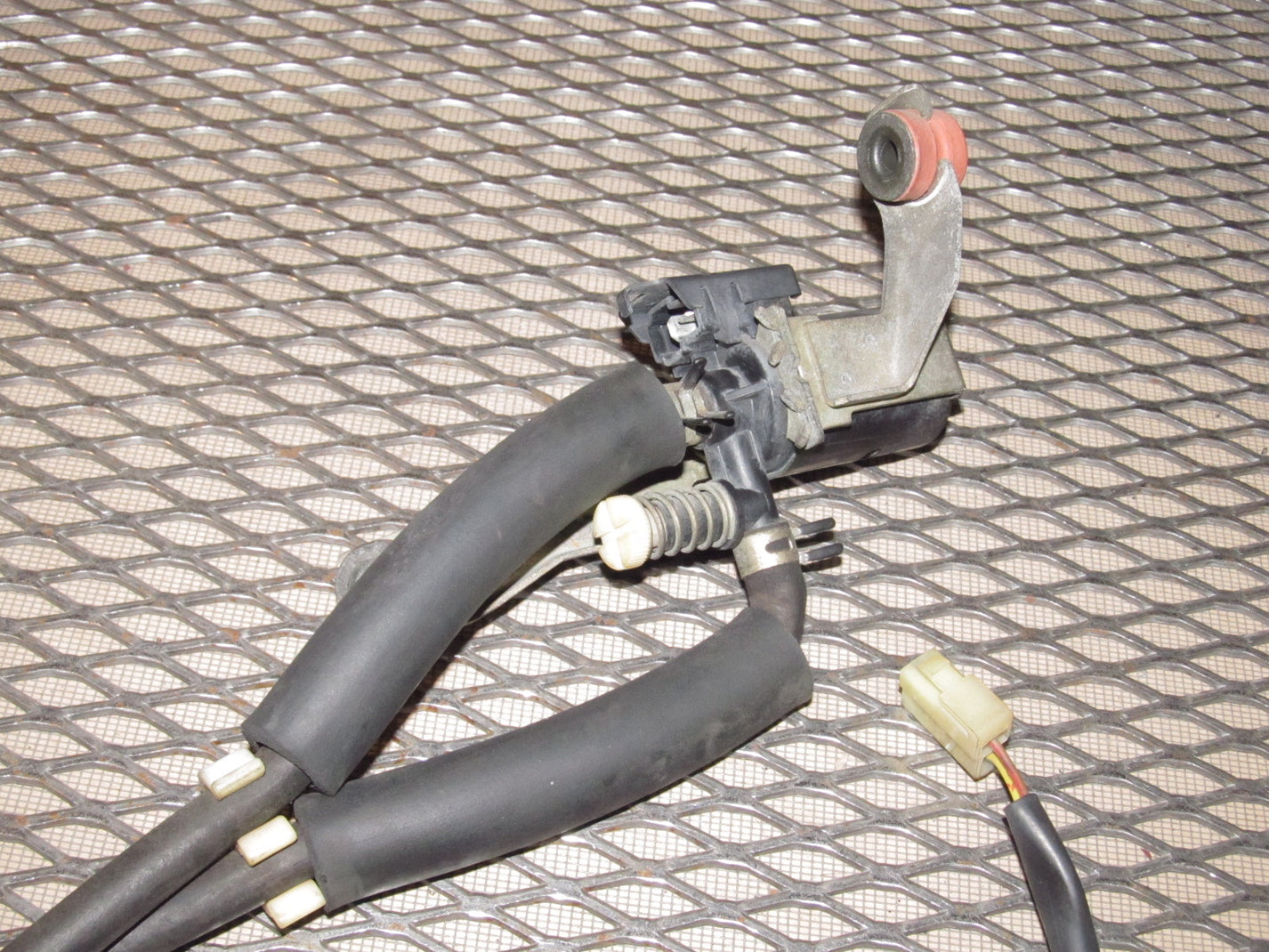 85 86 Toyota MR2 OEM Idle VSV Switch Vacuum Solenoid Valve – Autopartone