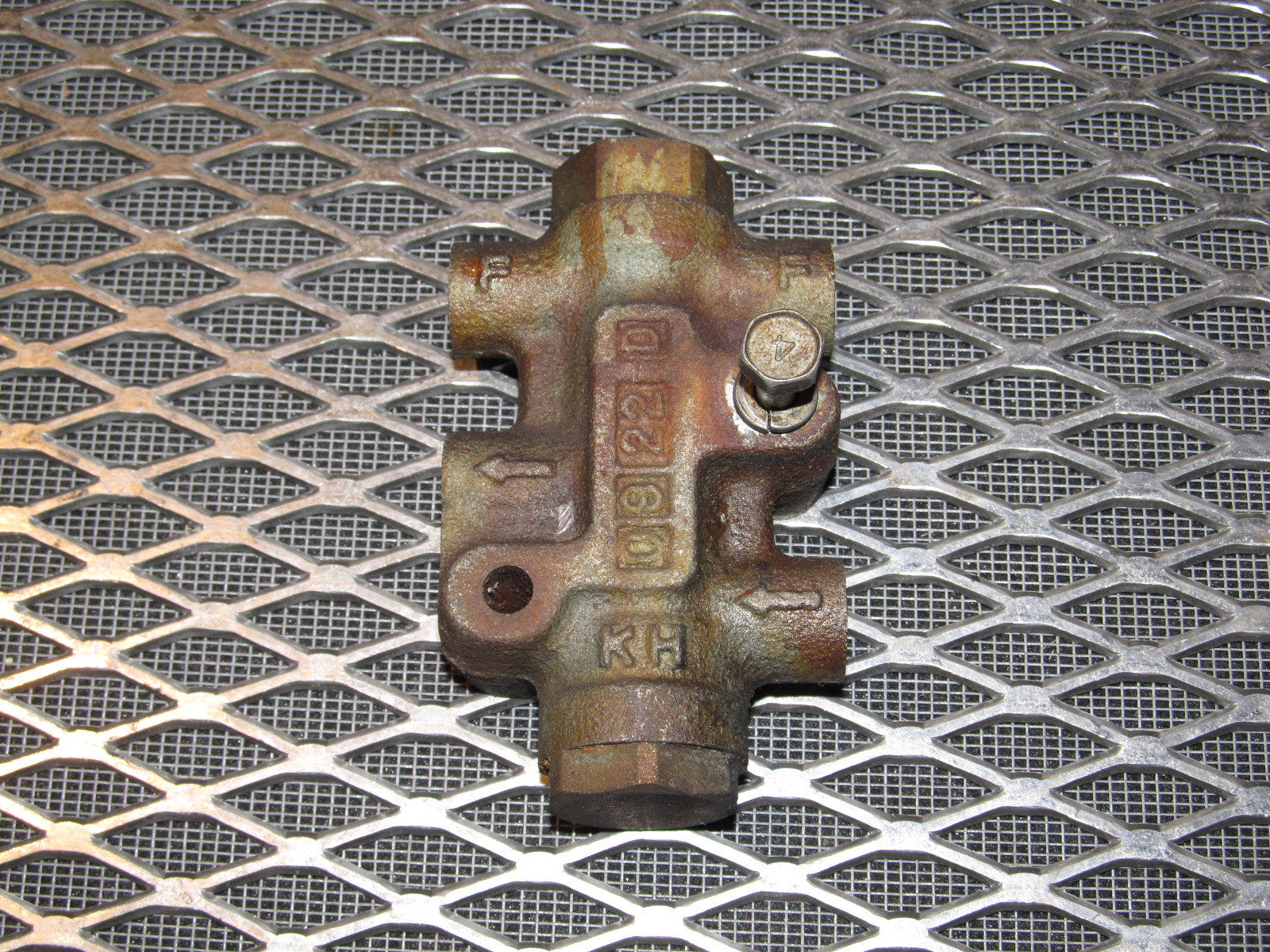 81 82 83 Datsun 280zx OEM Brake Proportional Valve – Autopartone