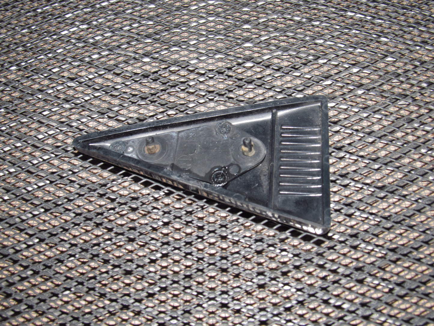 81-83 Mazda RX7 OEM Rear Quarter Window Glass Trim - Right – Autopartone