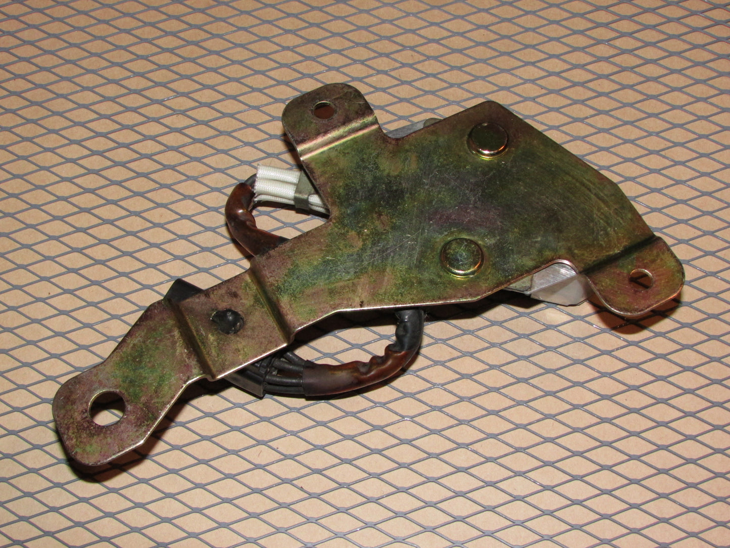 95 96 97 98 99 Mitsubishi Eclipse Turbo OEM Fuel Resistor - MD172146 – Autopartone