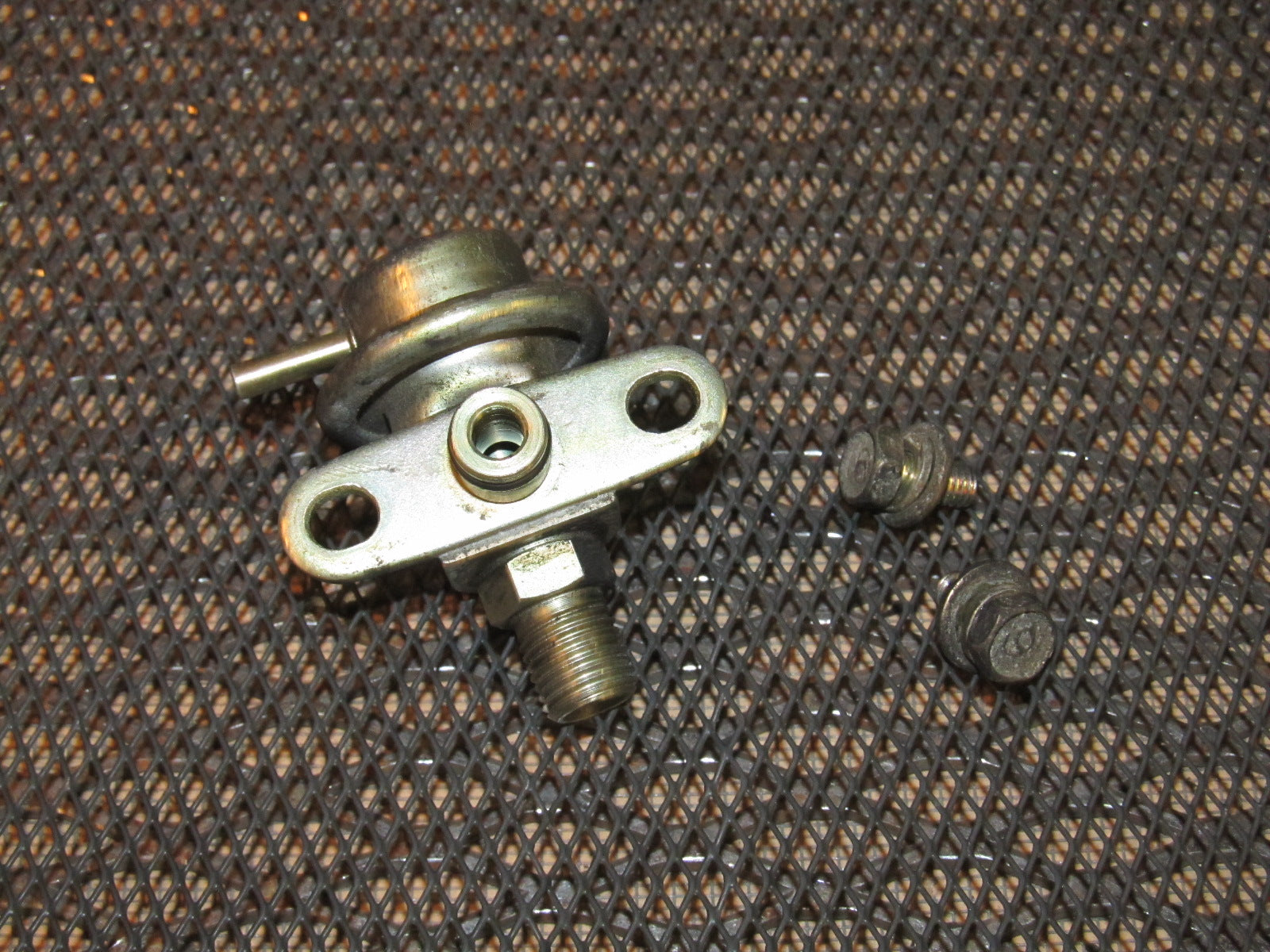 85 86 Toyota MR2 OEM Fuel Rail Fuel Regulator – Autopartone.com