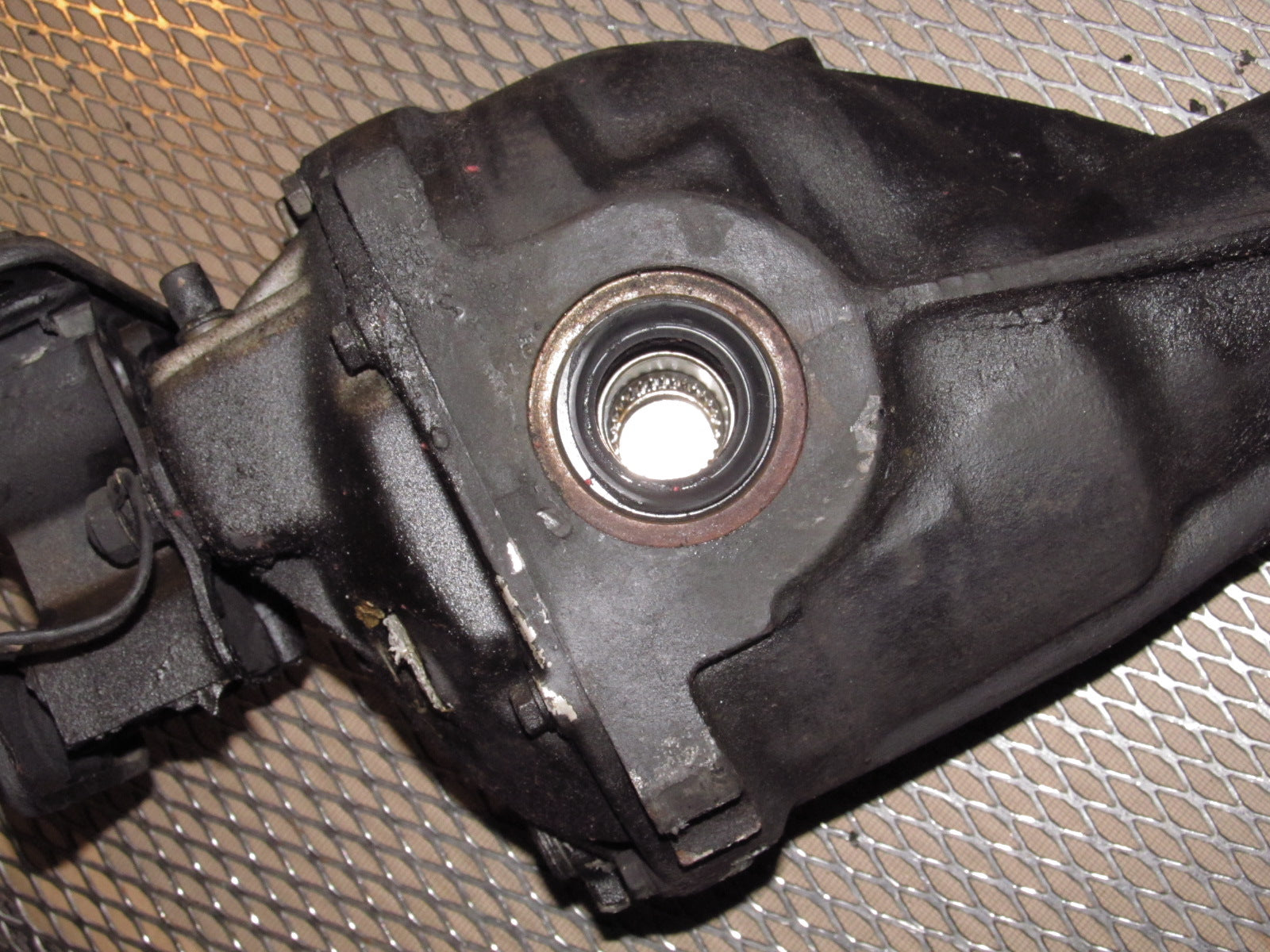 88 89 Nissan 300zx OEM Differential Rear End - NA A/T – Autopartone