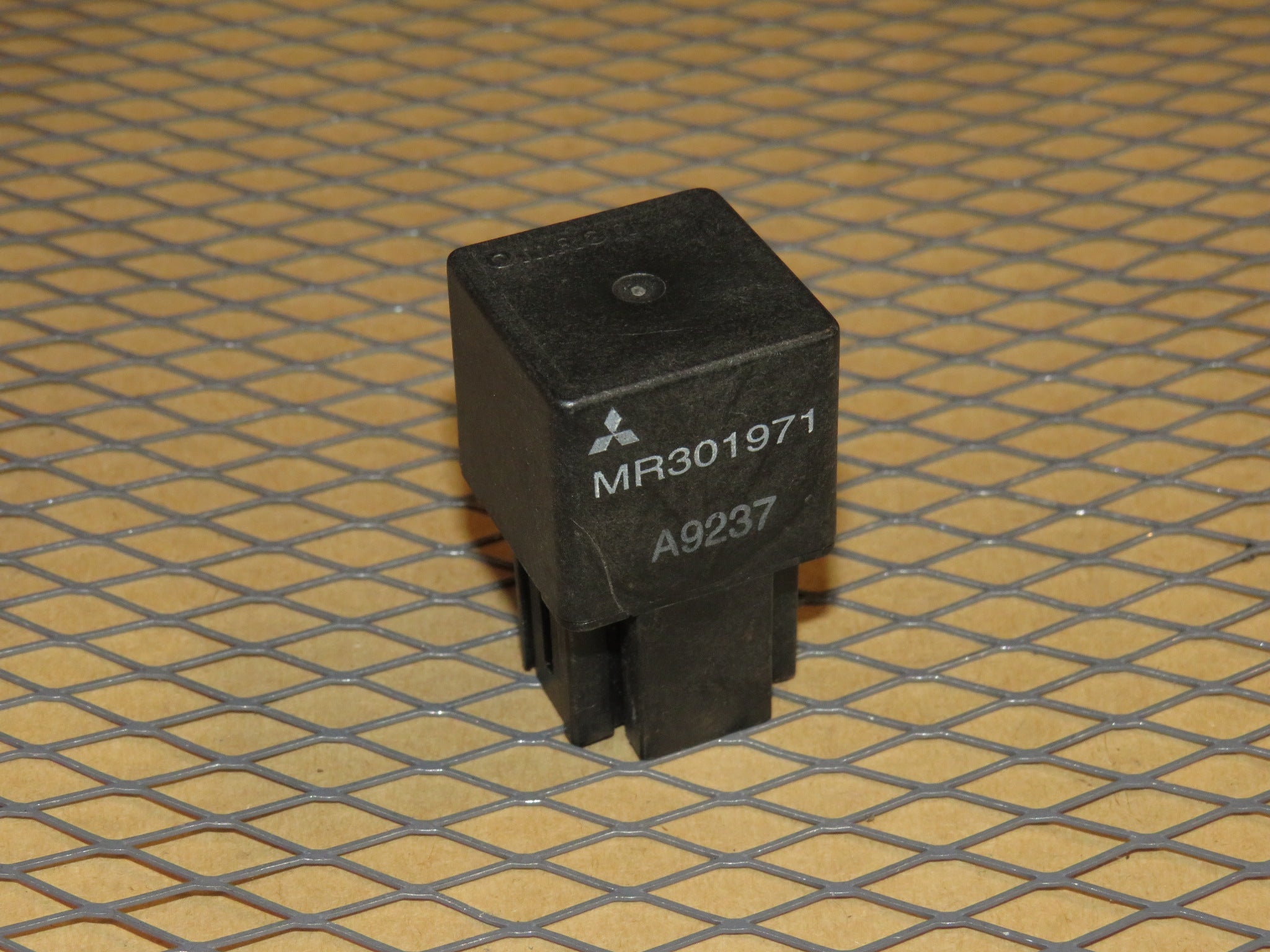 Mitsubishi Relay MR301971 – Autopartone.com