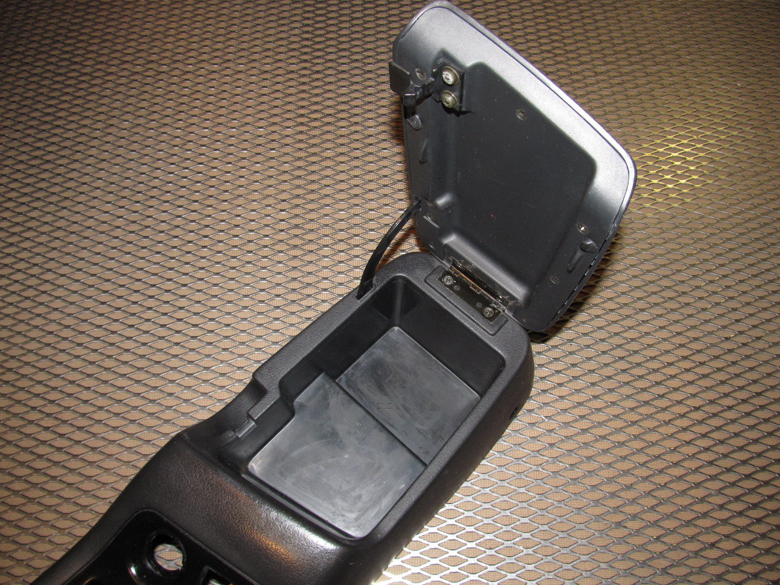 89 90 Nissan 240SX OEM Hatchback Center Console – Autopartone