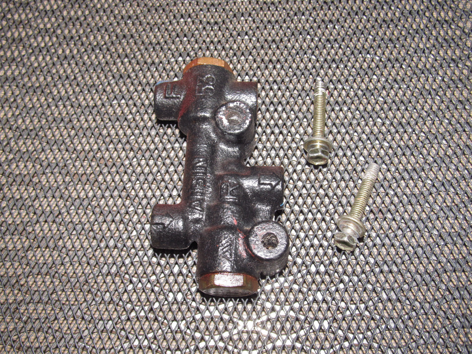 91 92 93 94 95 Toyota MR2 OEM Brake Proportional Valve – Autopartone.com