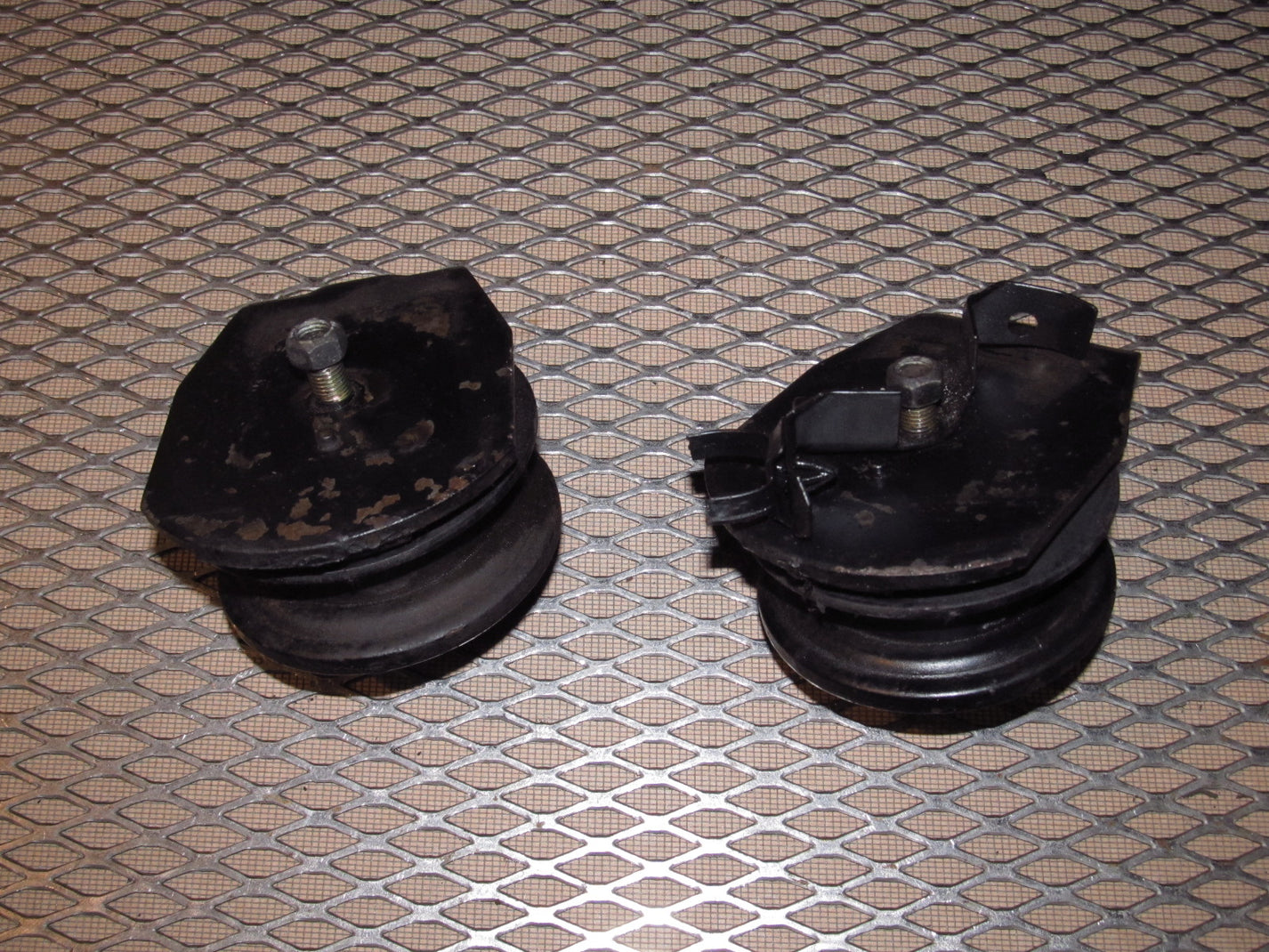 87 88 89 Nissan 300zx OEM Engine Motor Mount – Autopartone.com