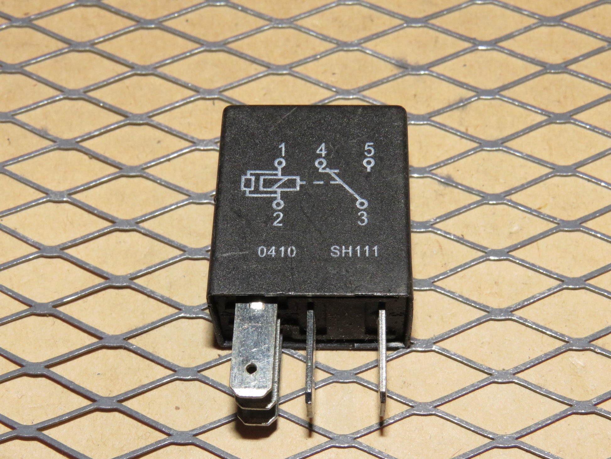 Universal Relay SH111 / 5 Prongs – Autopartone