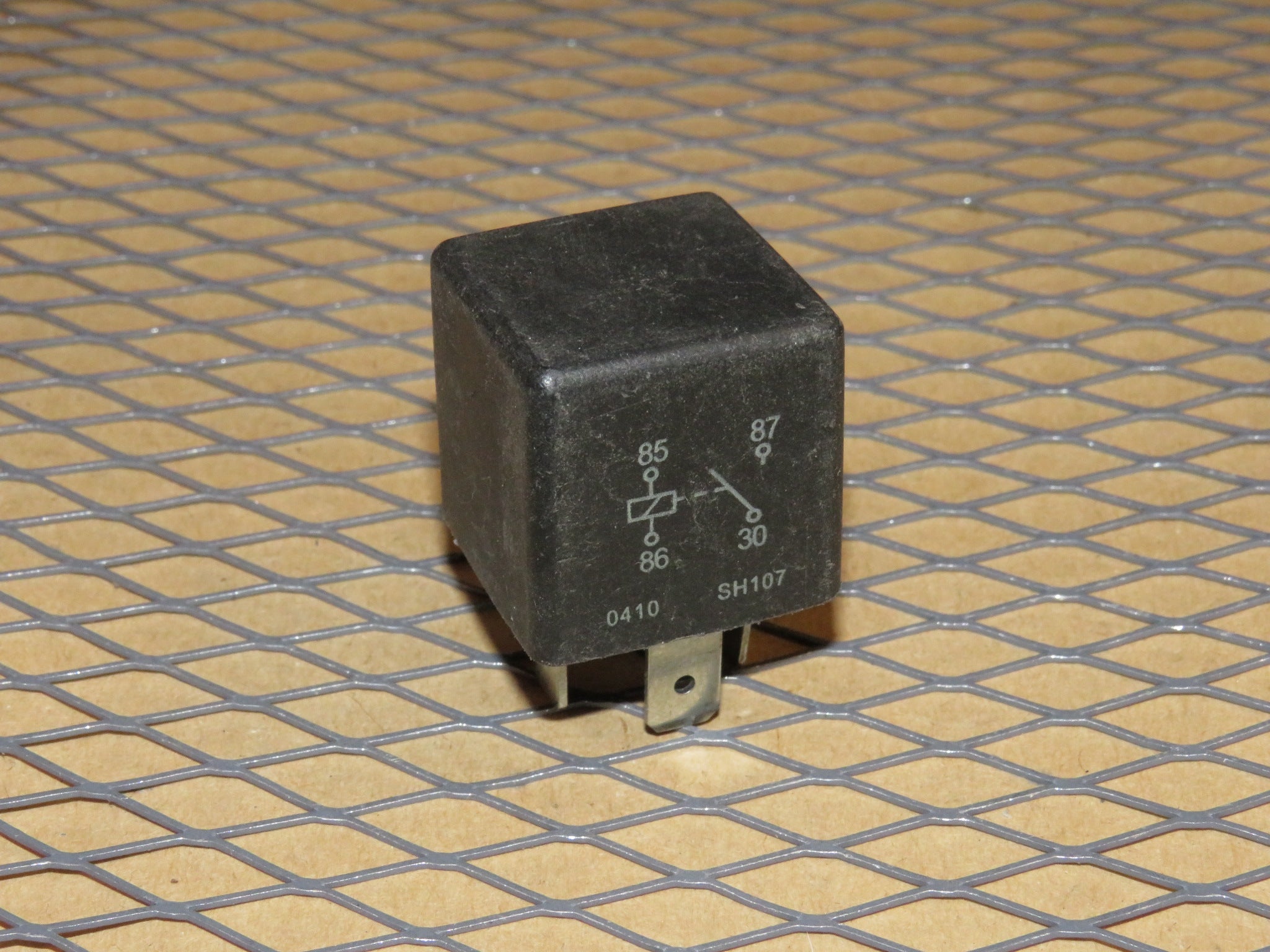 Universal Relay SH107 / 4 Prongs – Autopartone