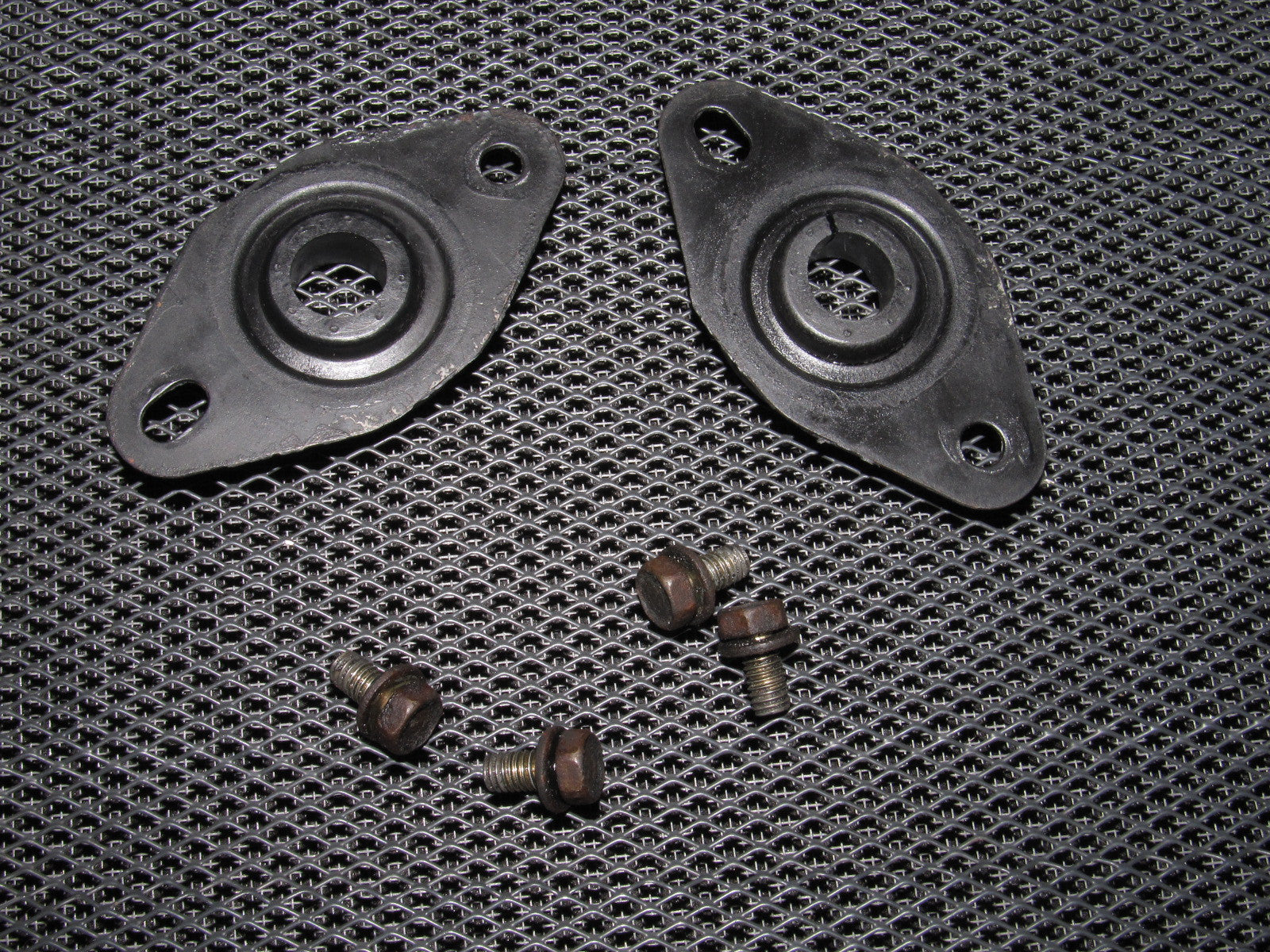 88 89 Honda CRX OEM D15B2 Lower Radiator Mounting Bracket – Autopartone