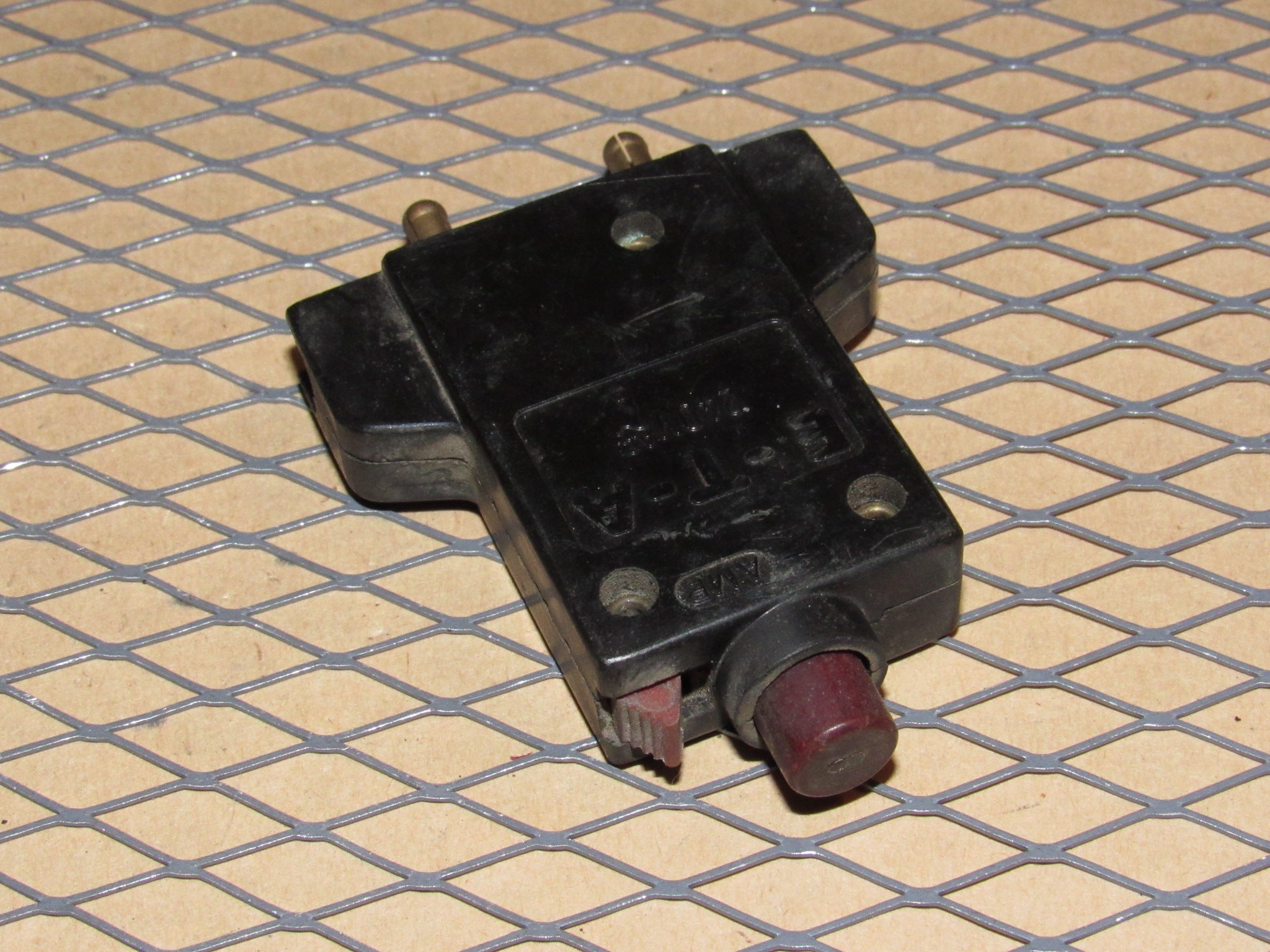77-95 Mercedes Benz T1 Van Fuse Circuit Breaker 8a E-T-A 240VAC 2-5200 ...