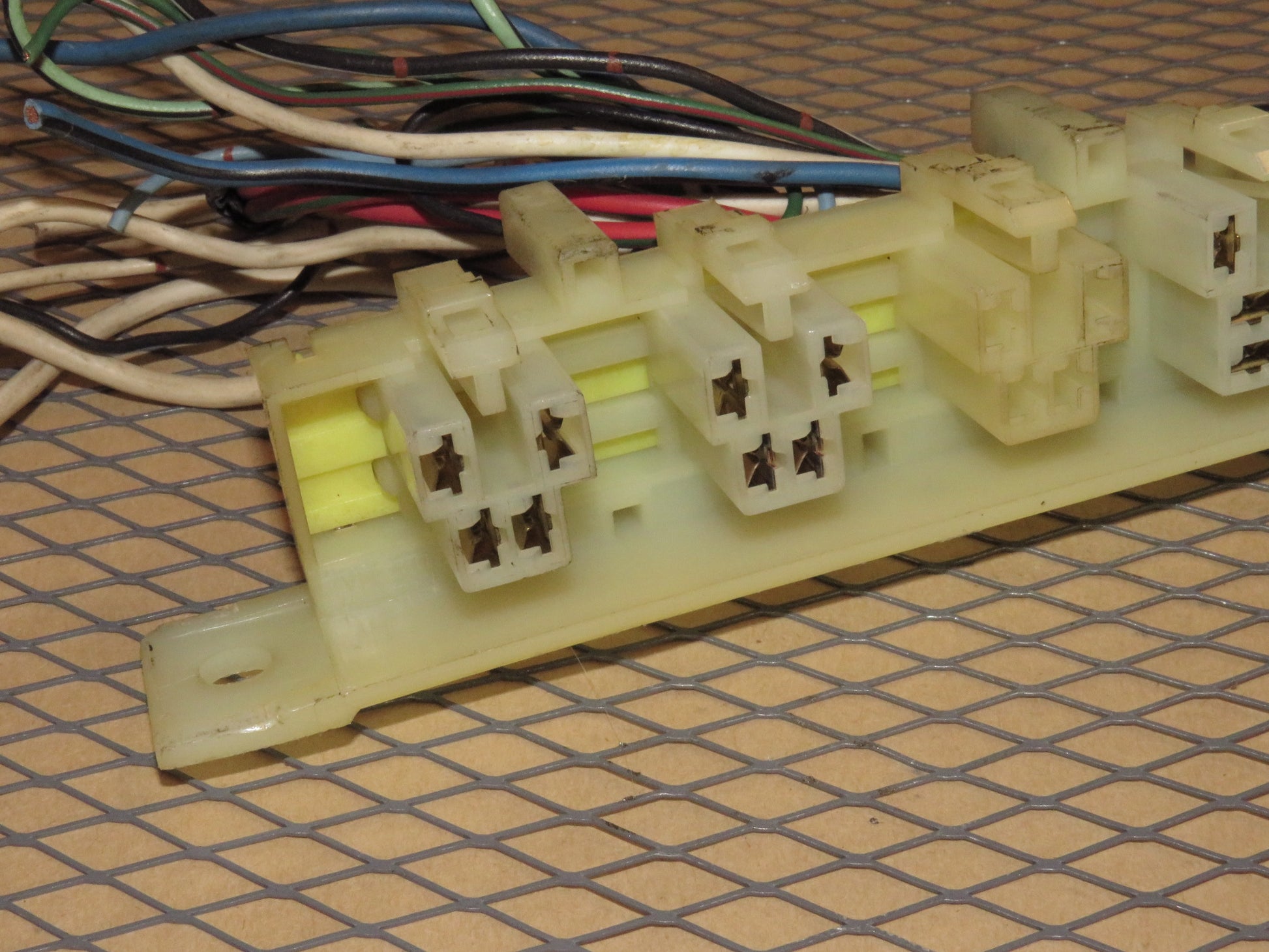 84 85 86 Nissan 300zx OEM Interior Relay Fuse Box – Autopartone