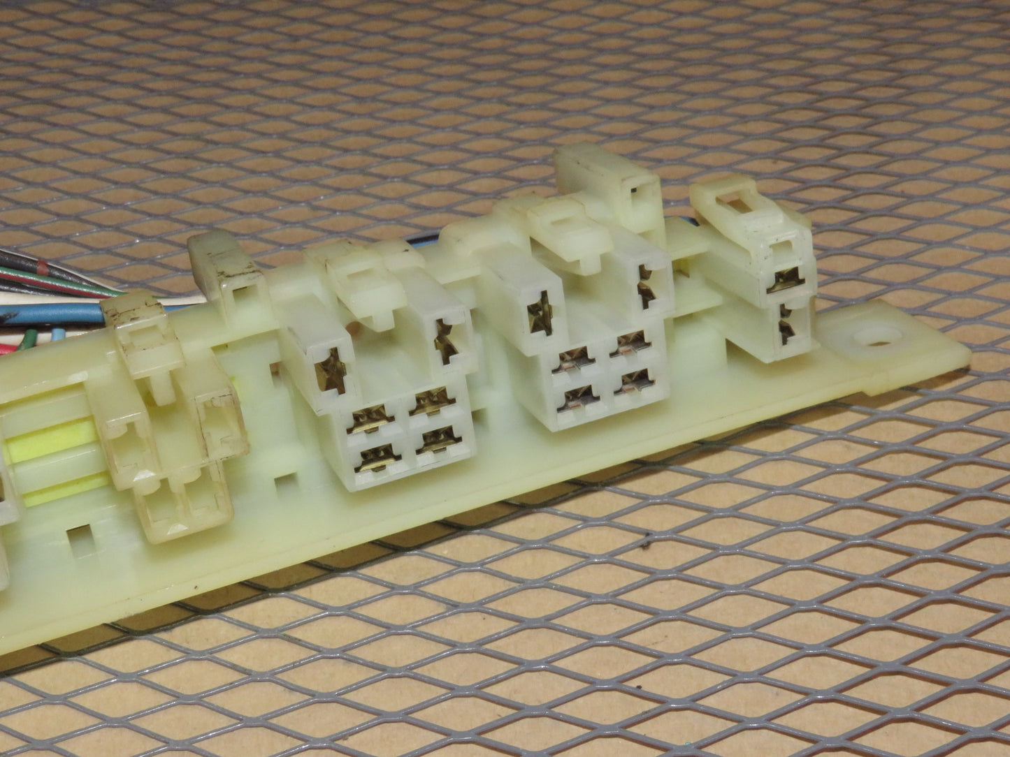 84 85 86 Nissan 300zx OEM Interior Relay Fuse Box – Autopartone