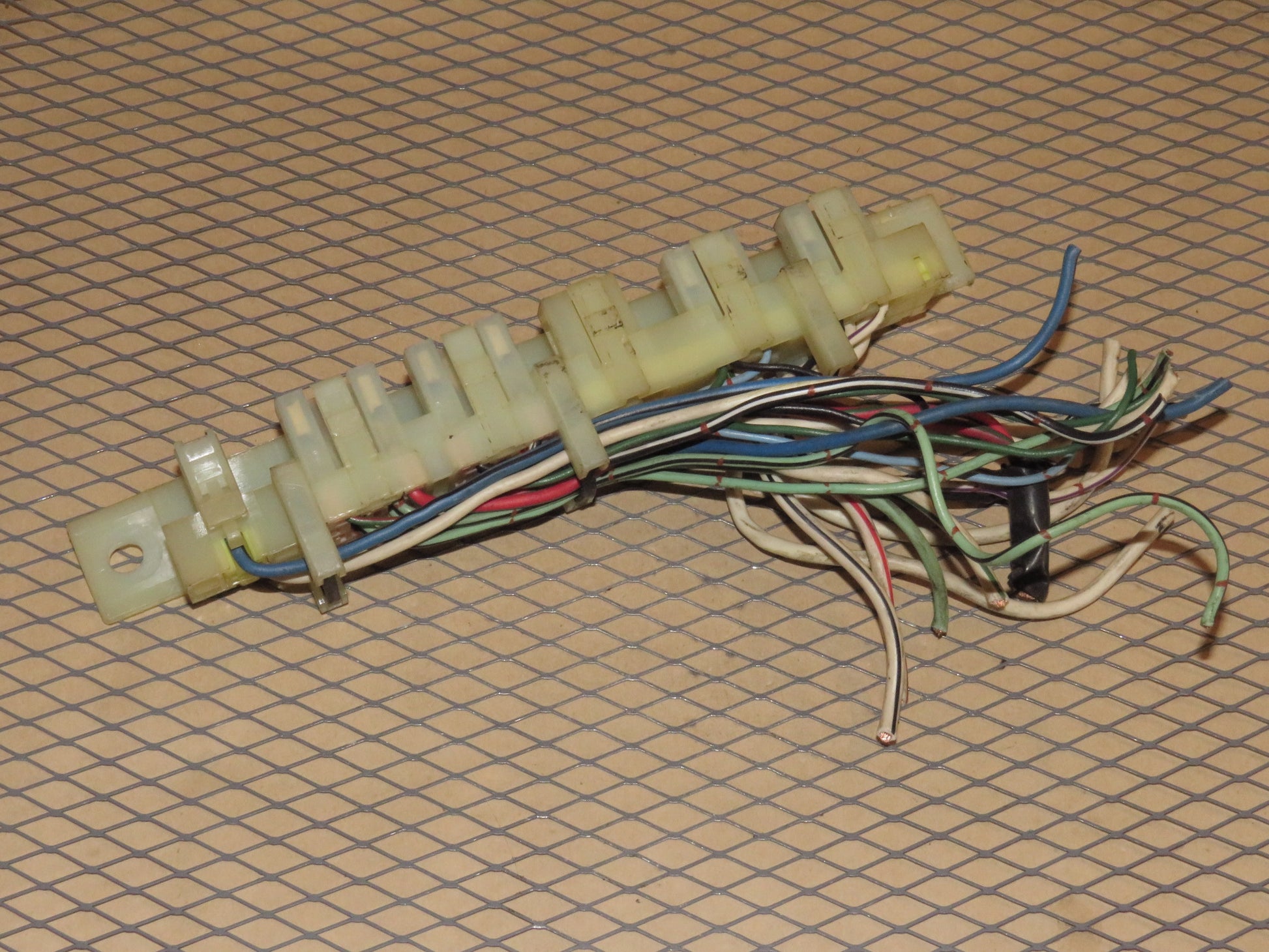 84 85 86 Nissan 300zx OEM Interior Relay Fuse Box – Autopartone