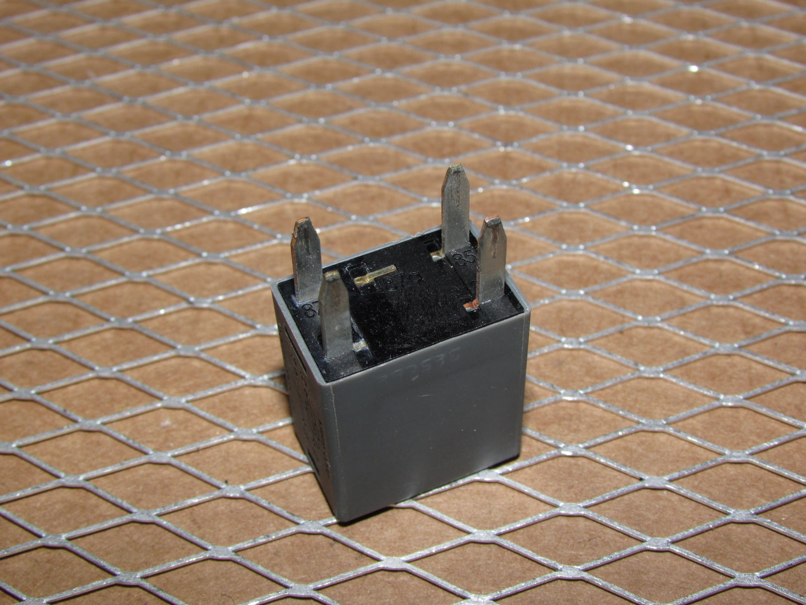 GM Relay 8385 / 13500114 – Autopartone.com