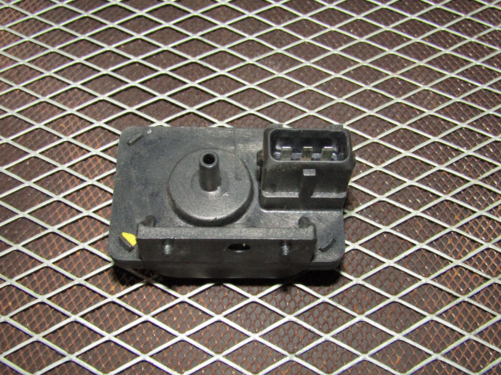 86-93 Mercedes Benz 300E OEM Fuel Injection Barometric Pressure Altitu ...