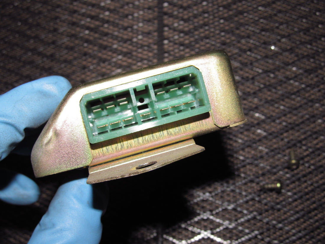 81-83 Mazda RX7 OEM Cruise Control Computer – Autopartone