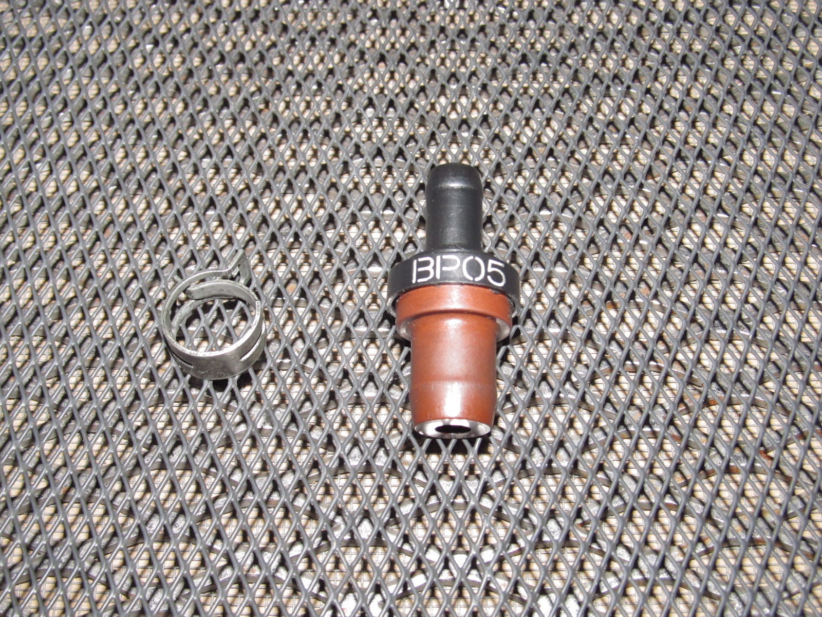94 95 96 97 Mazda Miata OEM PCV Valve – Autopartone.com